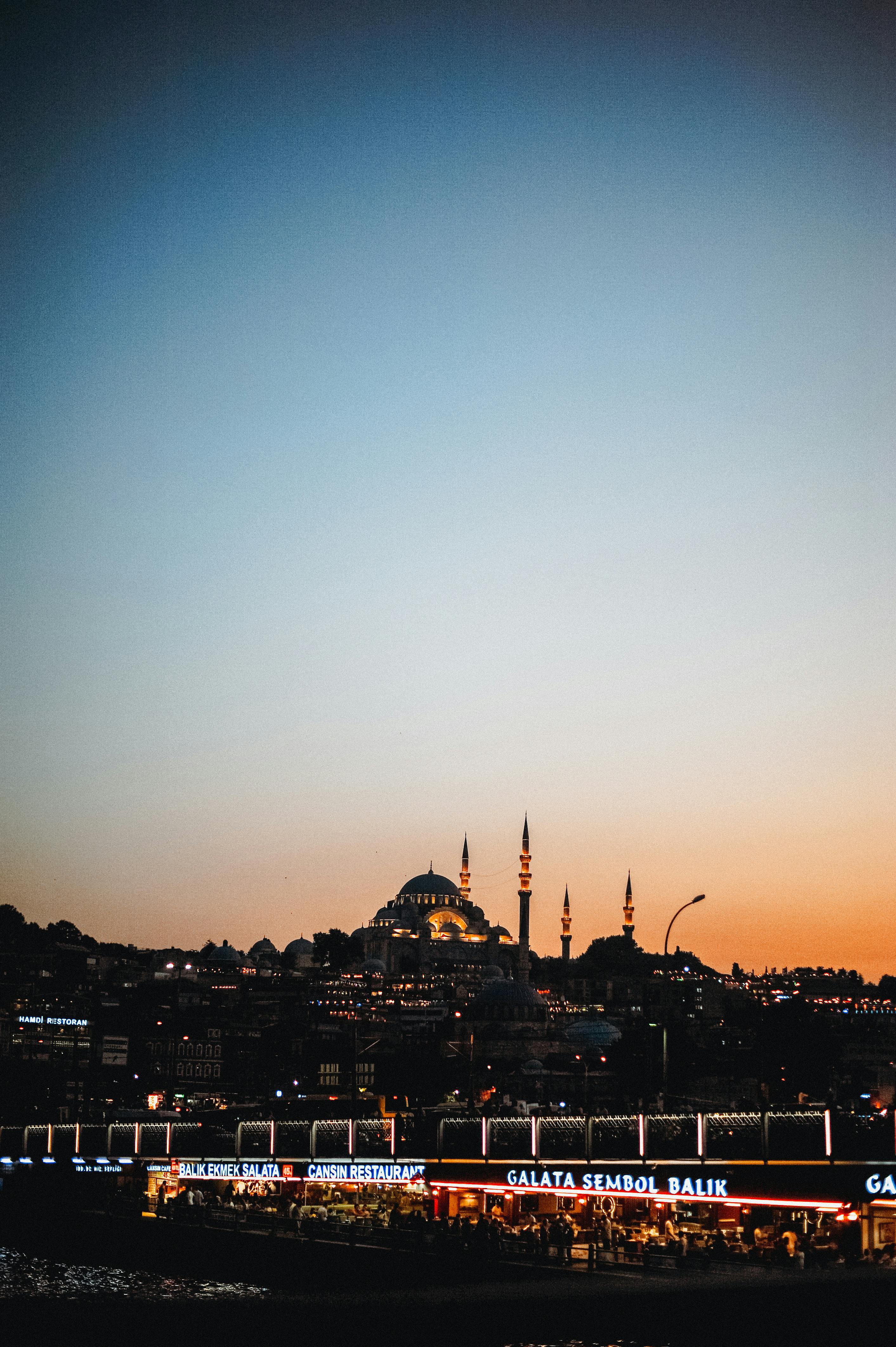 City Buildings during Sunset · Free Stock Photo