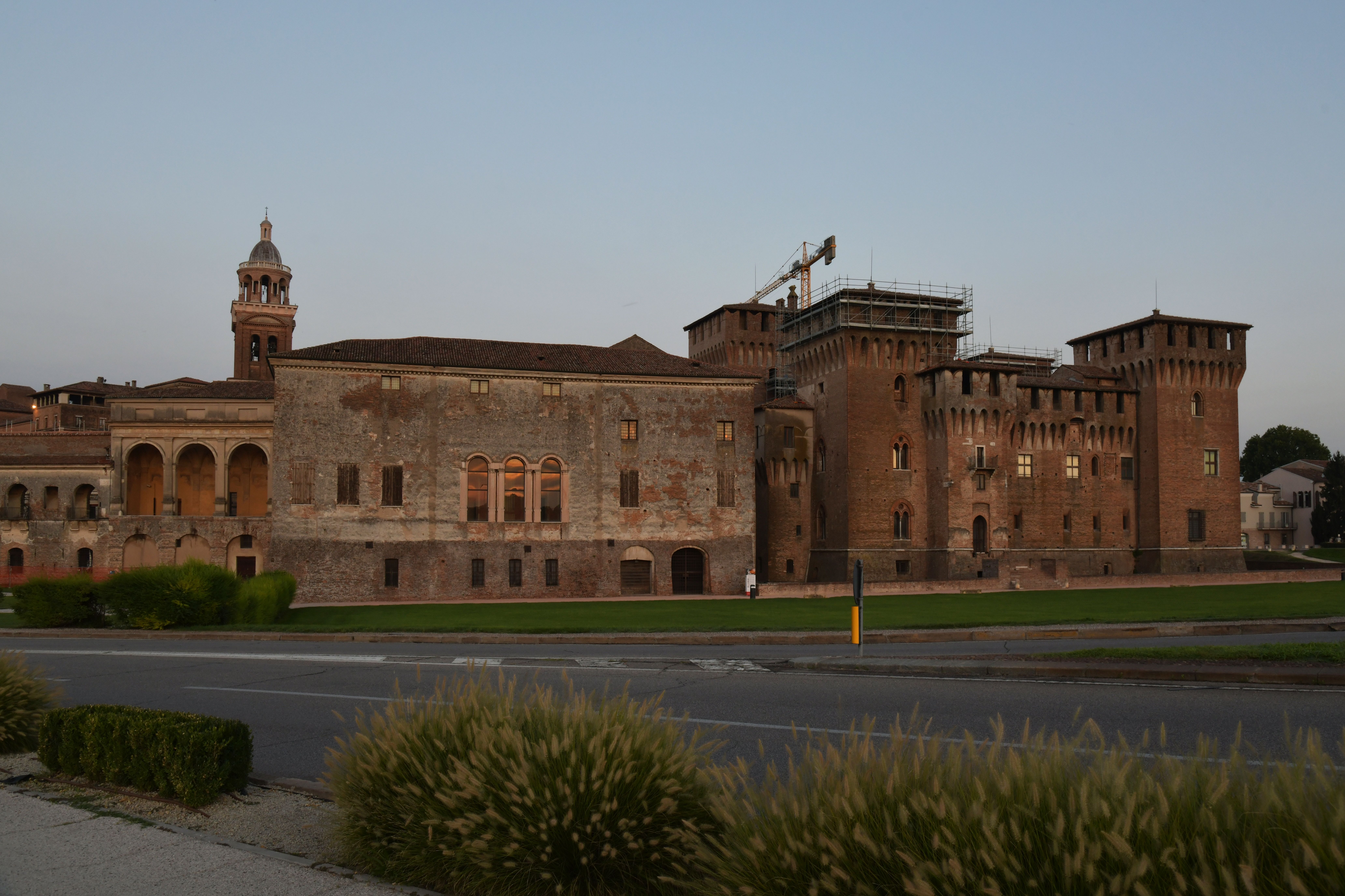 Old Historic Castle Facade · Free Stock Photo