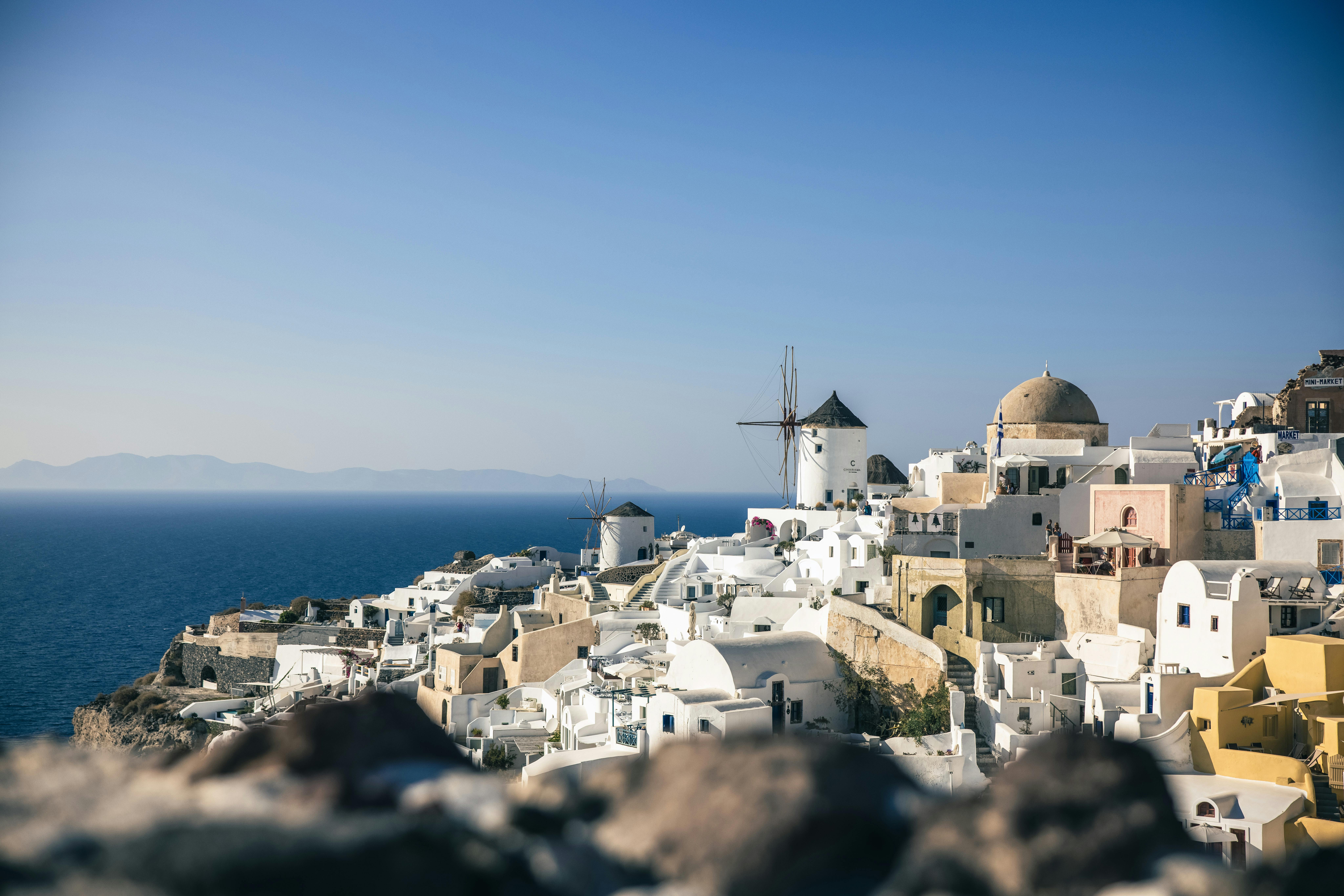 Seaside City with White Architecture · Free Stock Photo