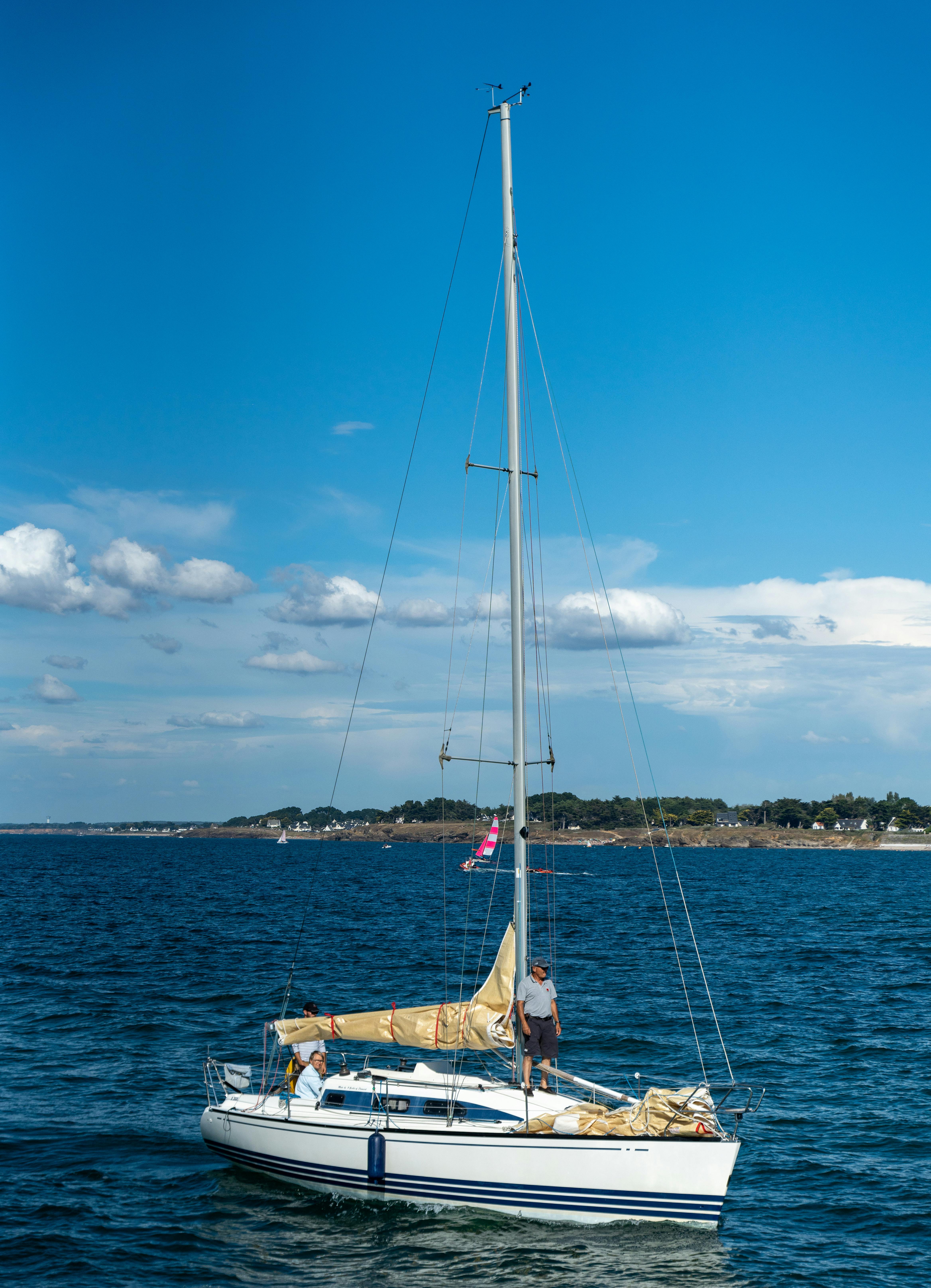 Sailboat on the Sea · Free Stock Photo