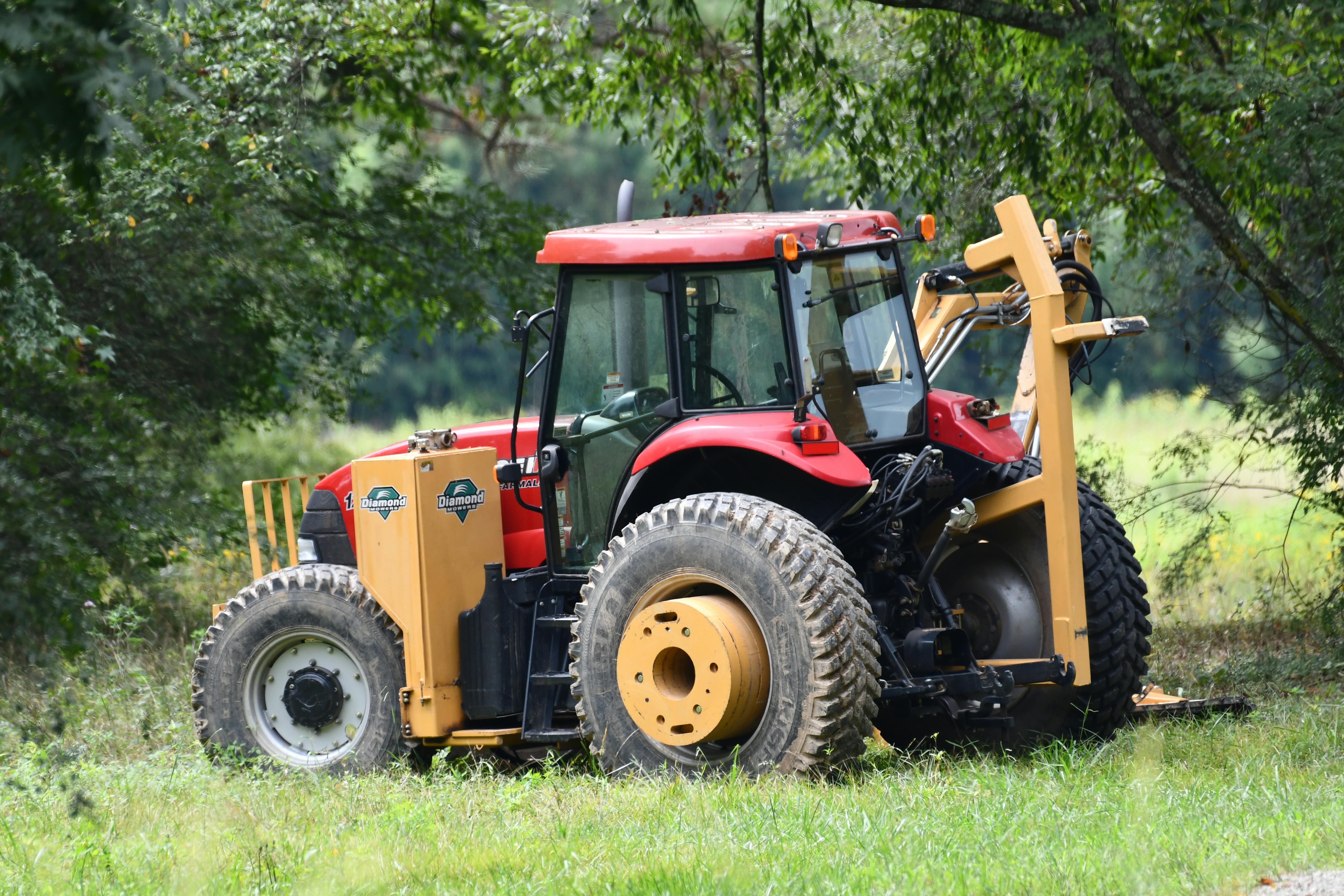 Tractor on Grass · Free Stock Photo