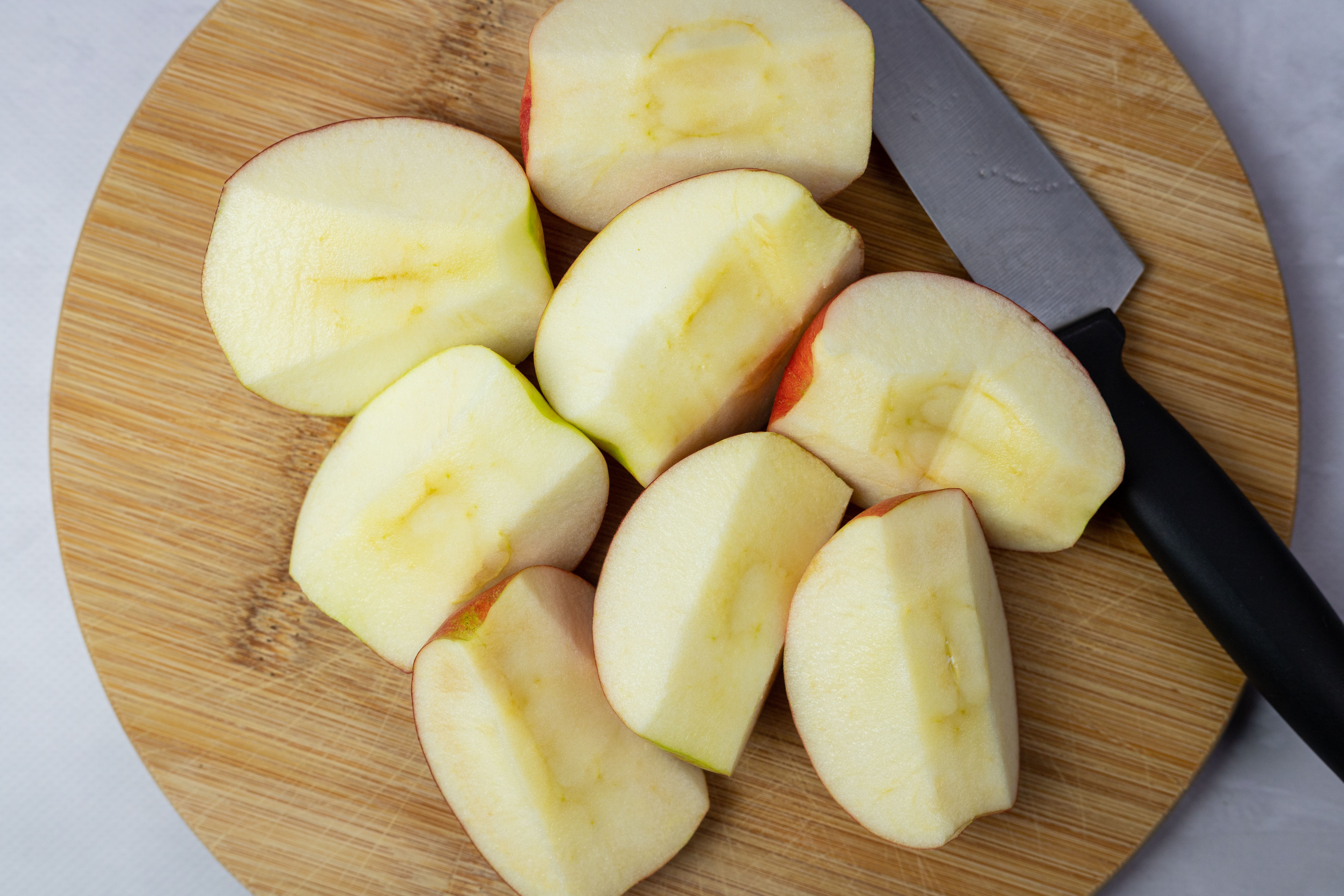 Apples with Knife on the Chopping Board · Free Stock Photo