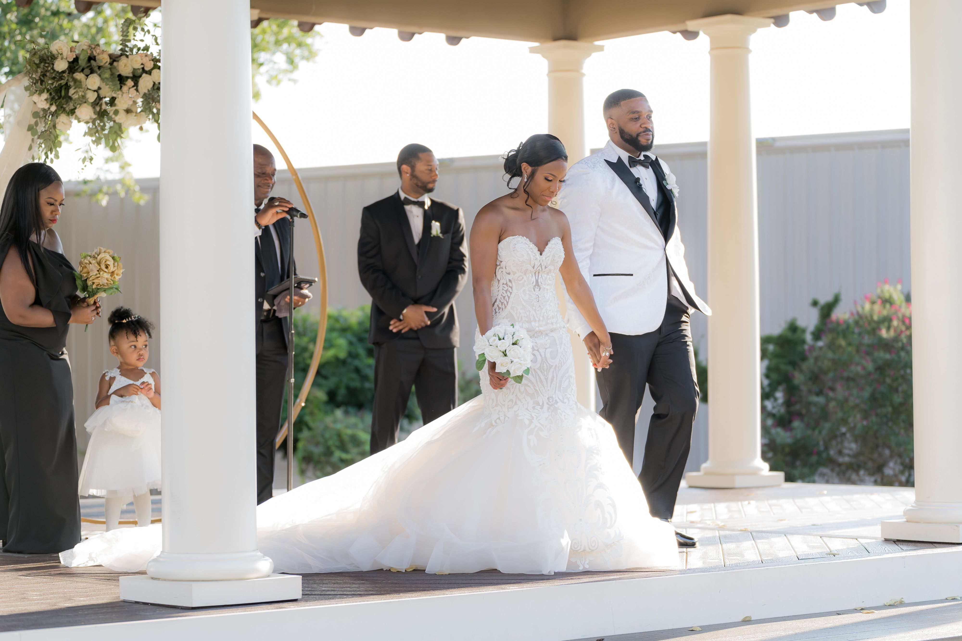 Wedding Photography of a Romantic Couple · Free Stock Photo
