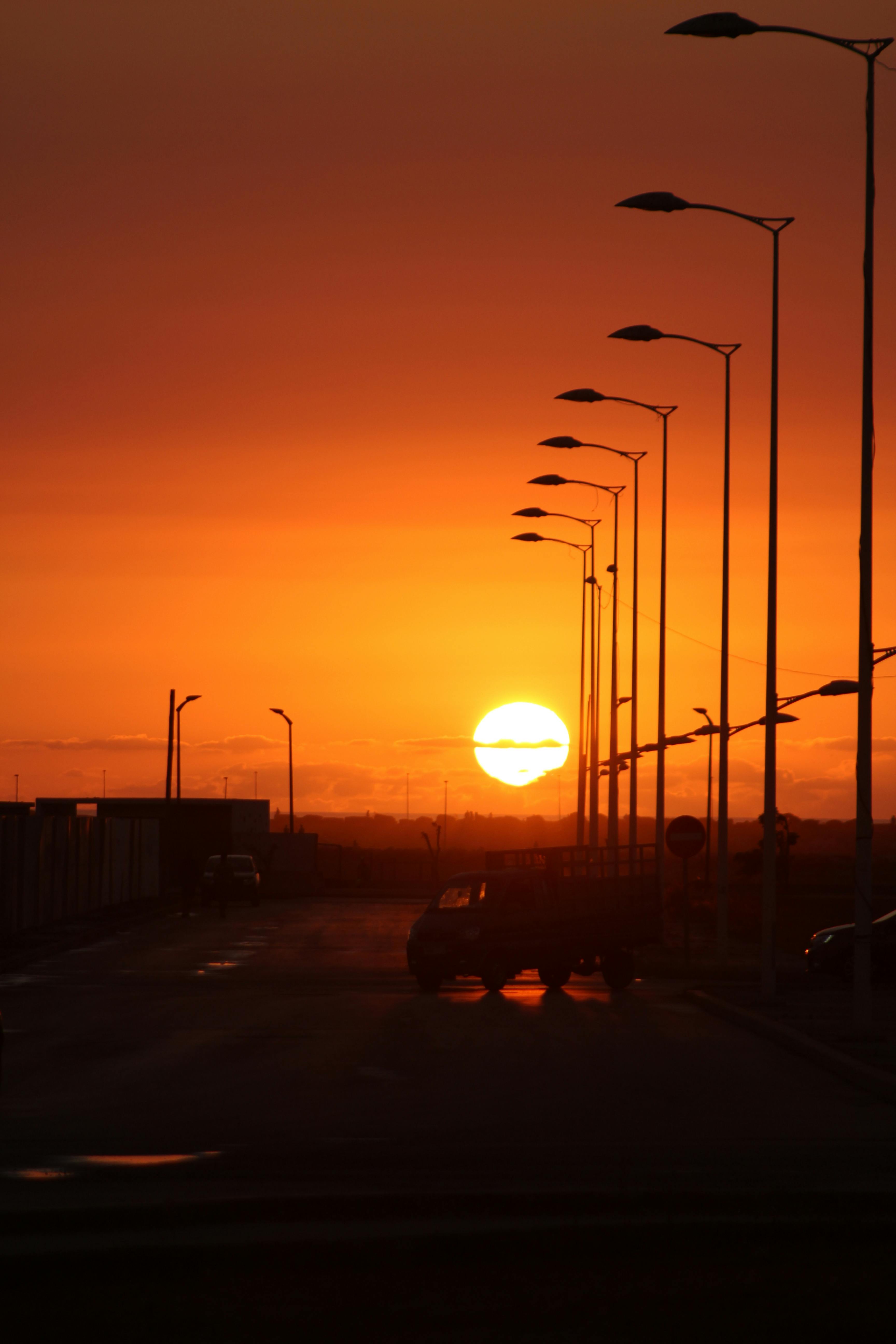 Silhouette of Street Light during Sunset · Free Stock Photo