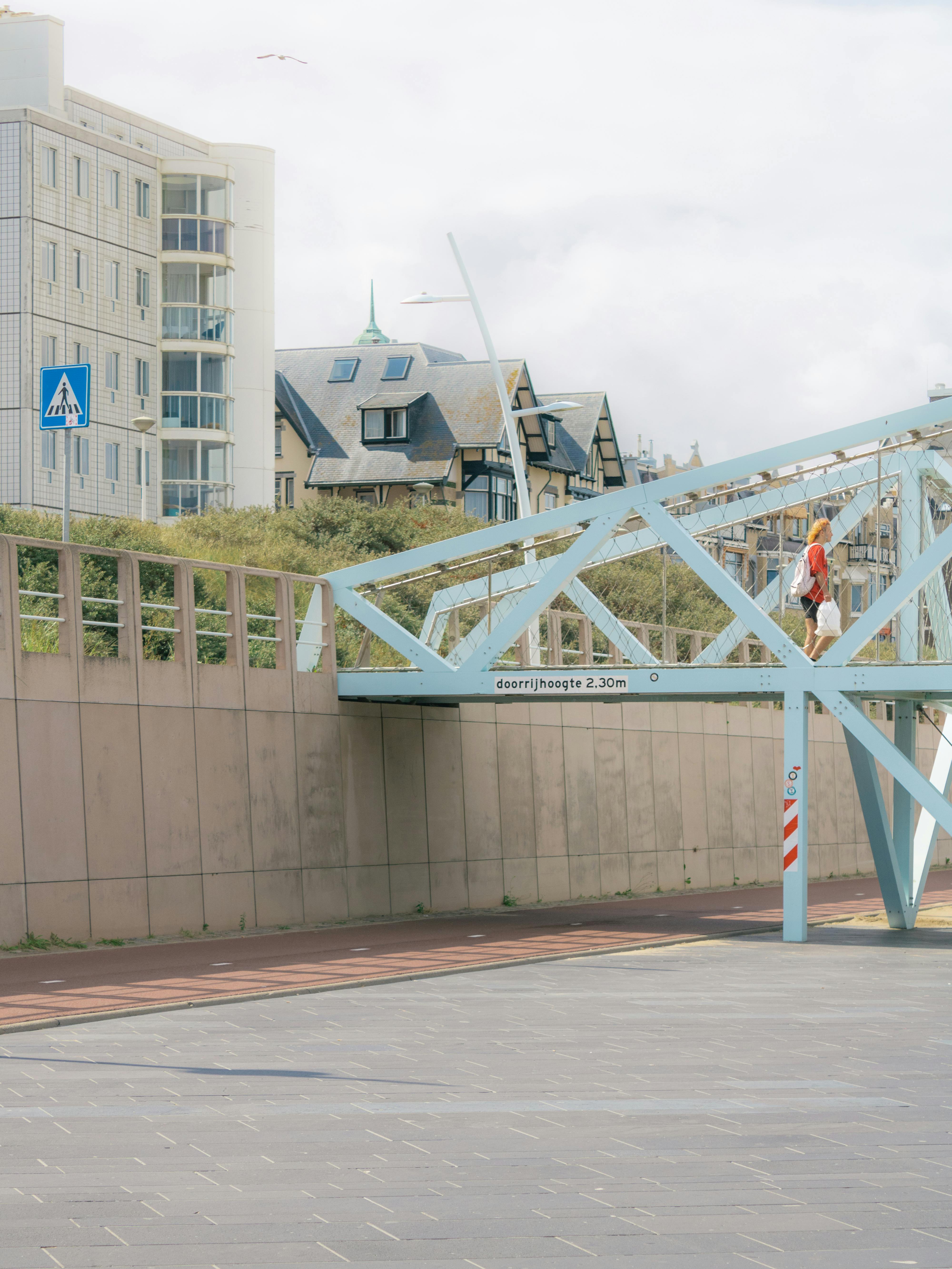 Modern Footbridge in City · Free Stock Photo
