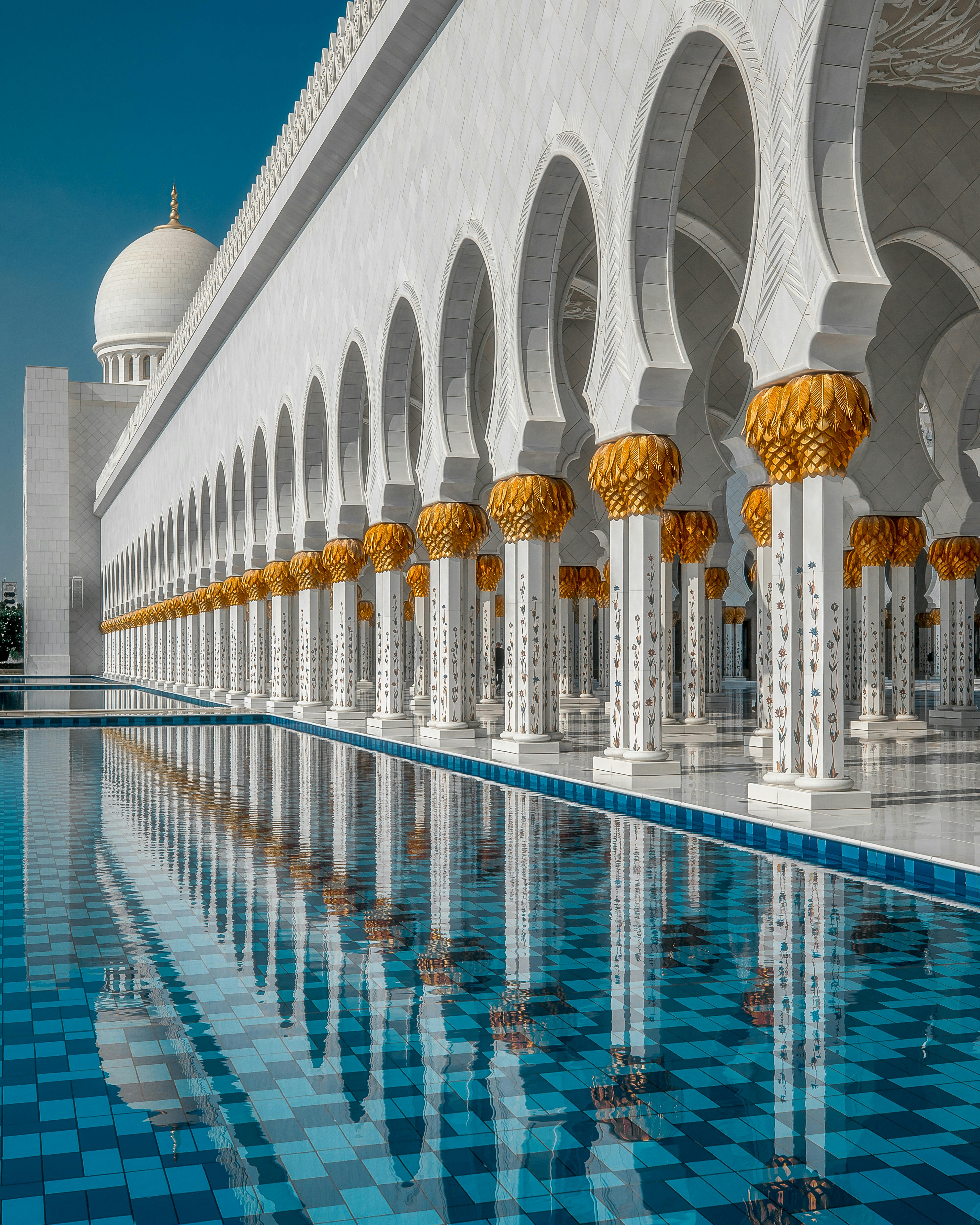 Photo of a White Muslim Mosque · Free Stock Photo