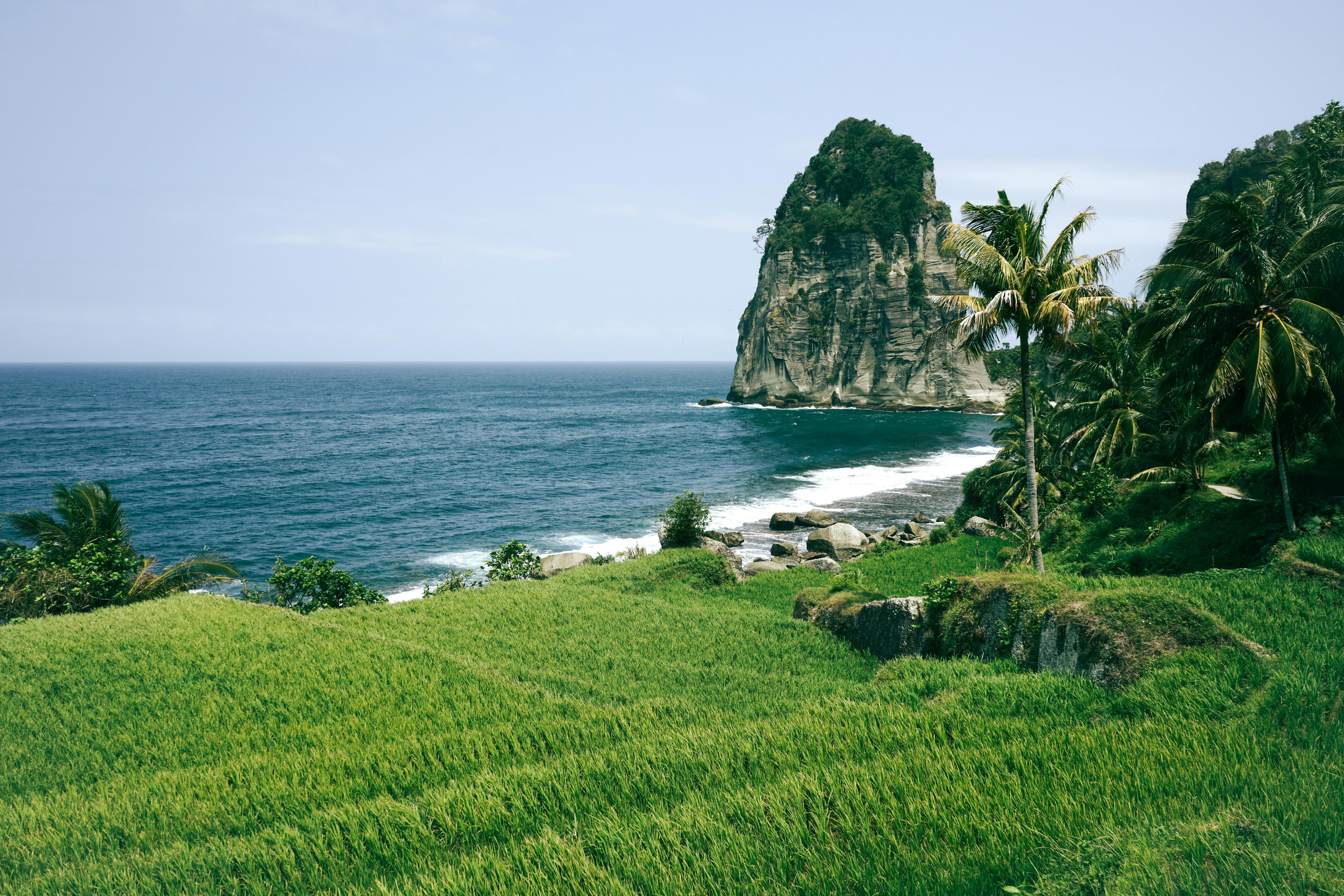 Picturesque View of a Seascape during Daytime · Free Stock Photo