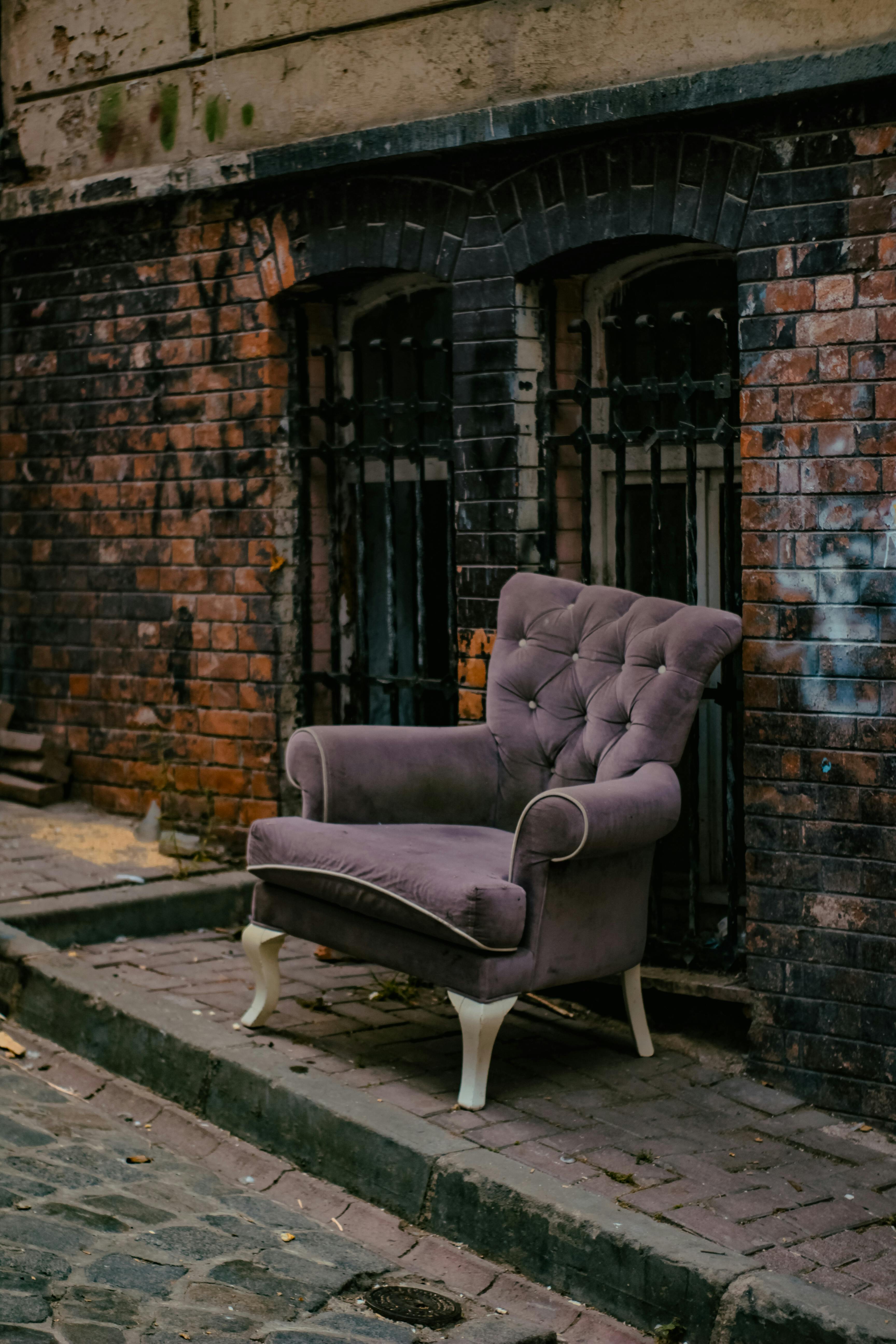 Sofa Chair in an Inclined Street · Free Stock Photo