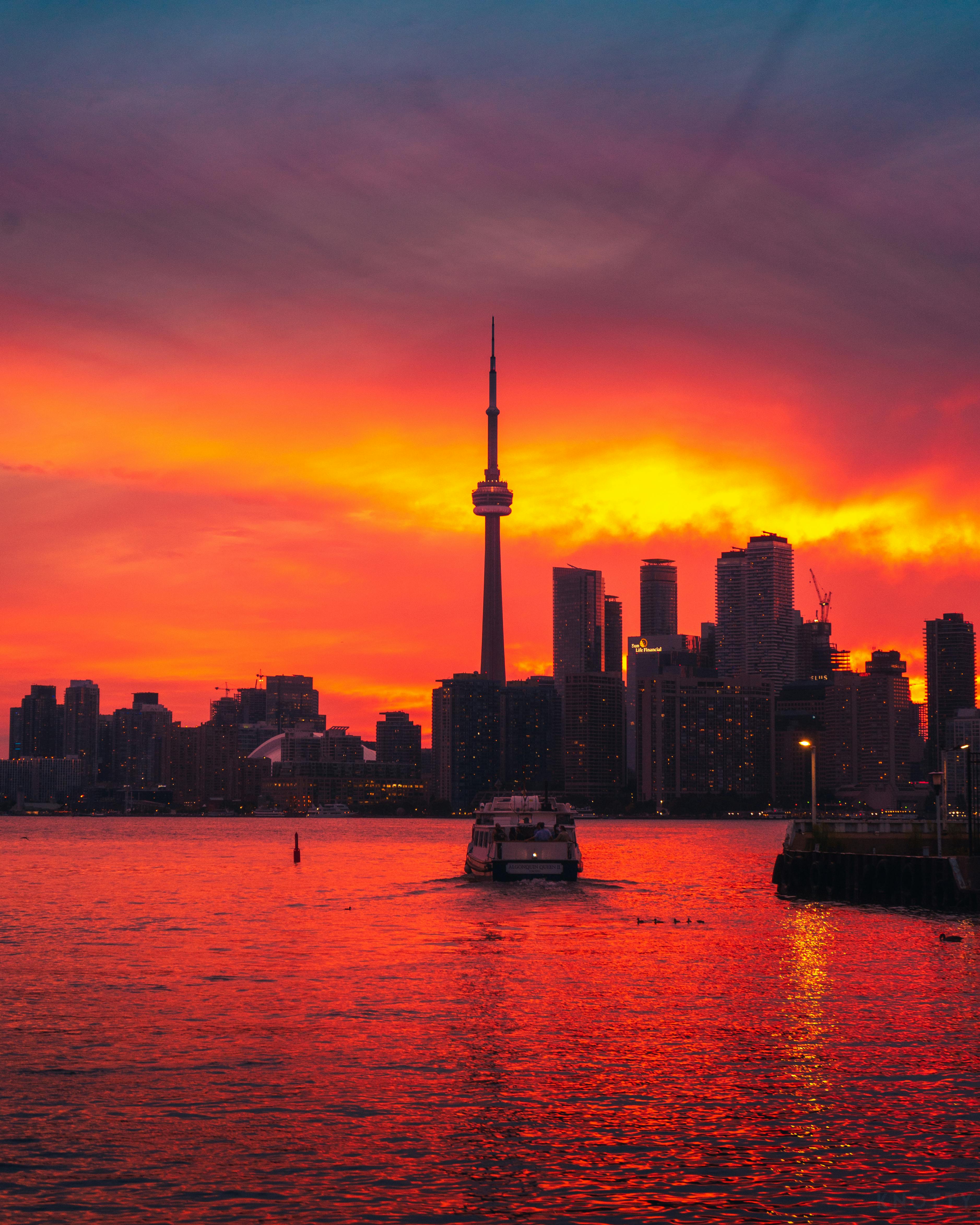 The City of Toronto during the Golden Hour · Free Stock Photo