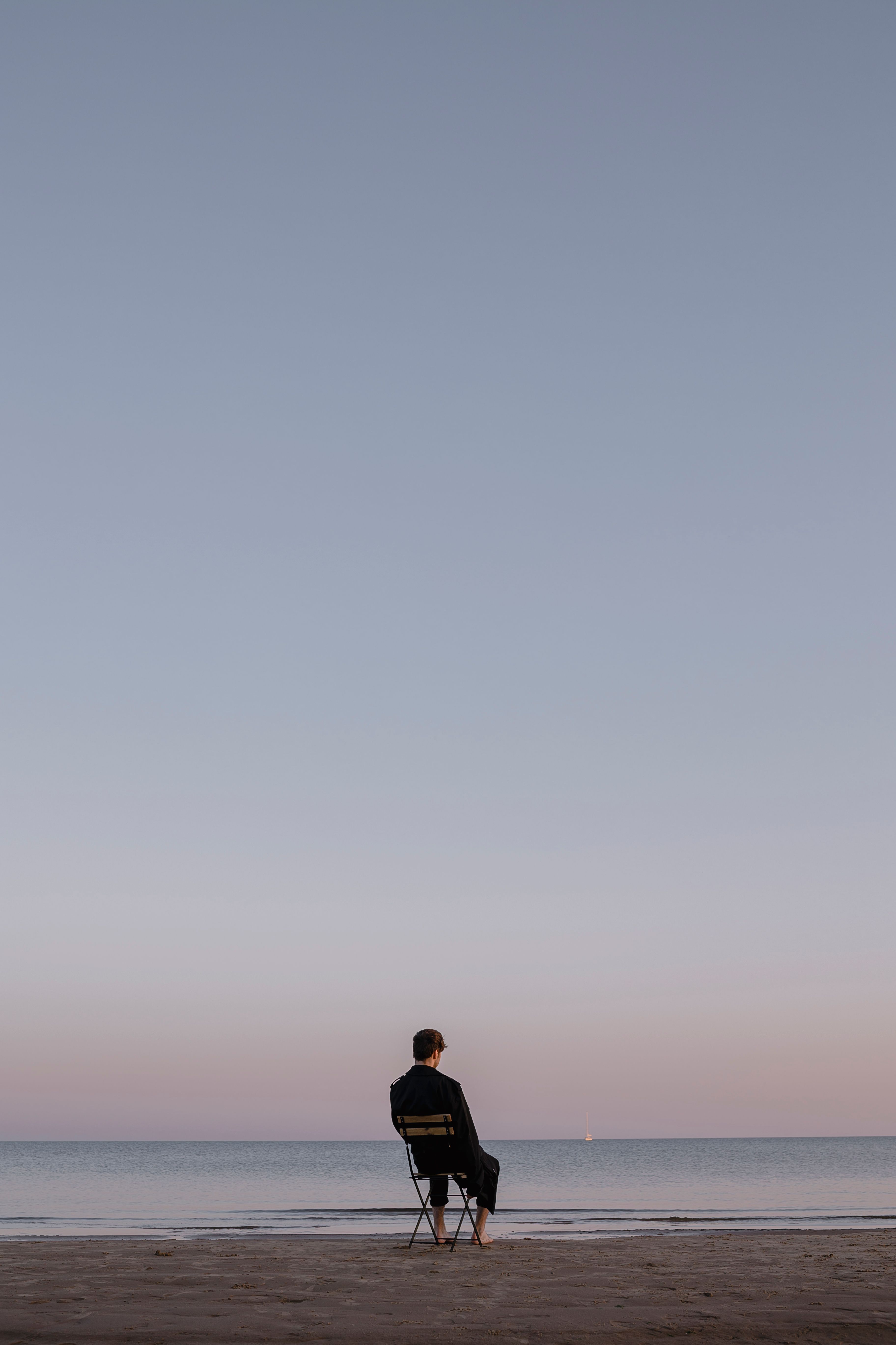 Man Looking At Beach Photos, Download The BEST Free Man Looking At ...
