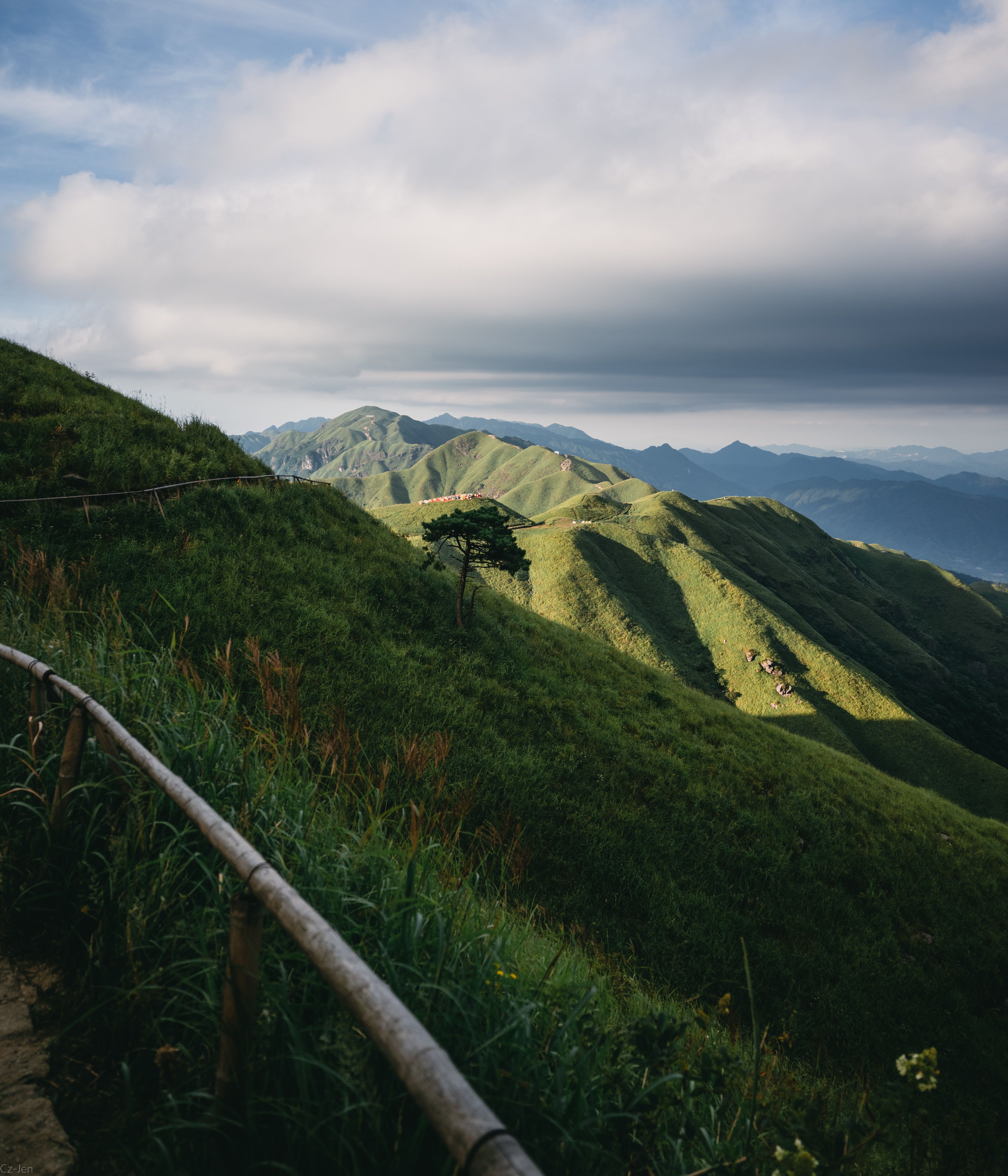 Grass on Mountains · Free Stock Photo