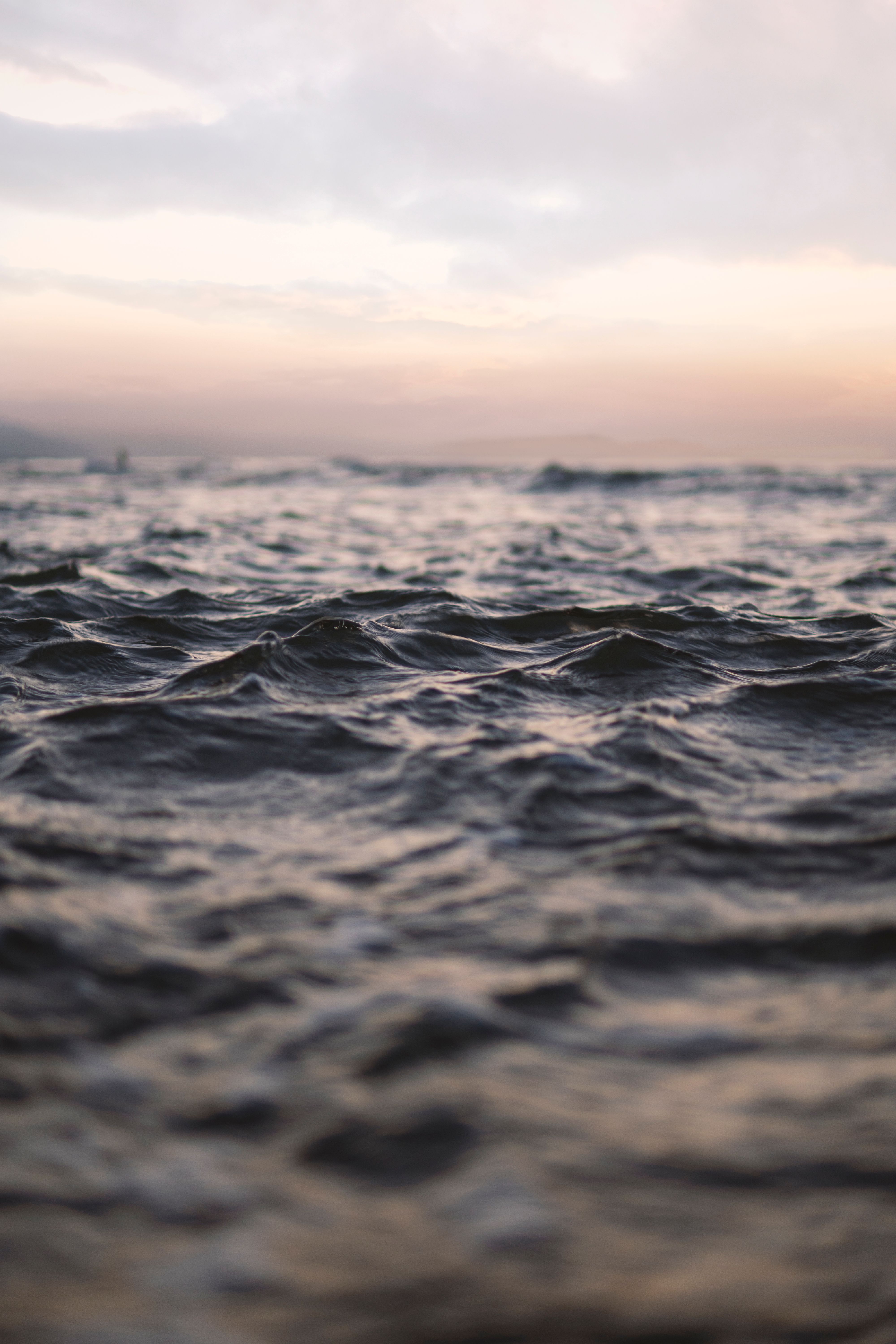 Close-Up Shot of the Water · Free Stock Photo