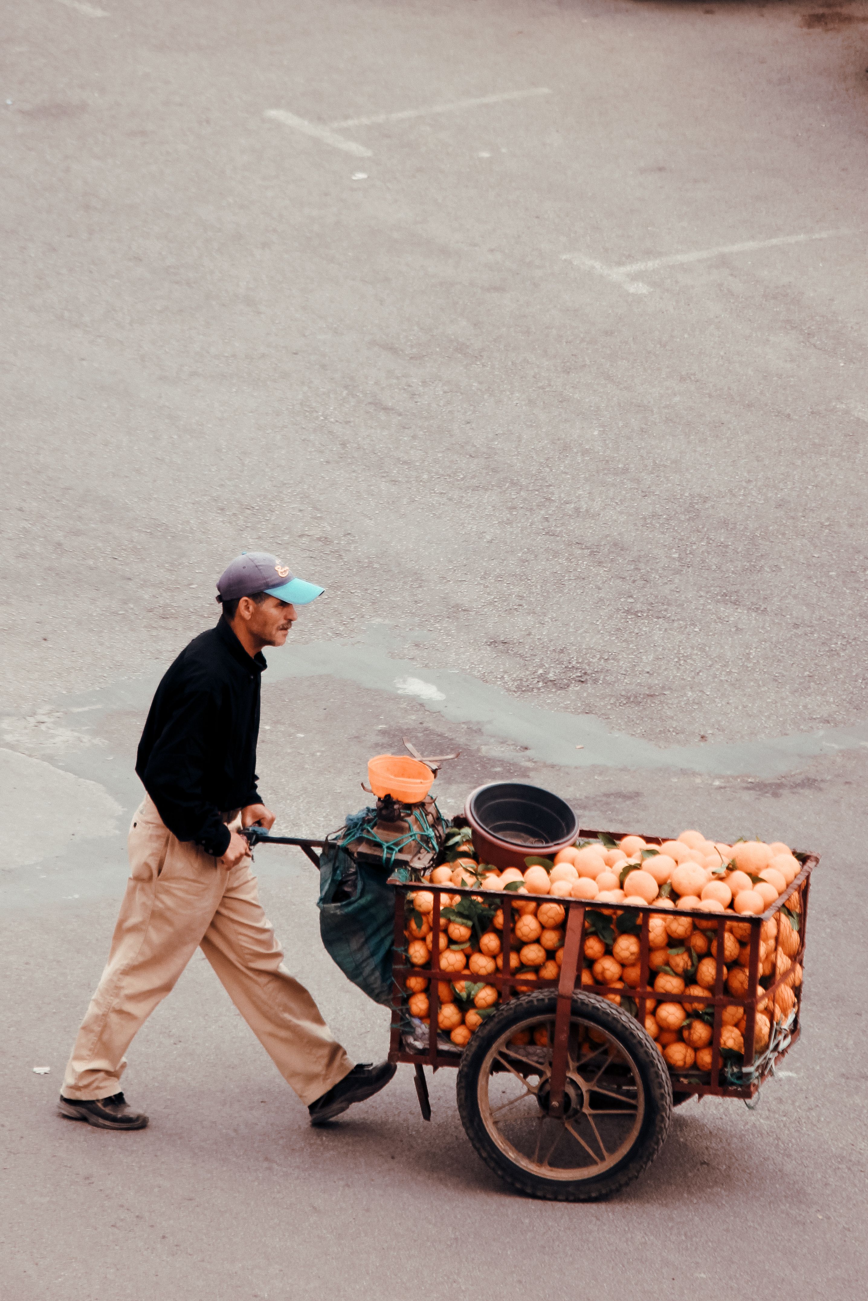 Man Selling Oranges Photos, Download The BEST Free Man Selling Oranges ...