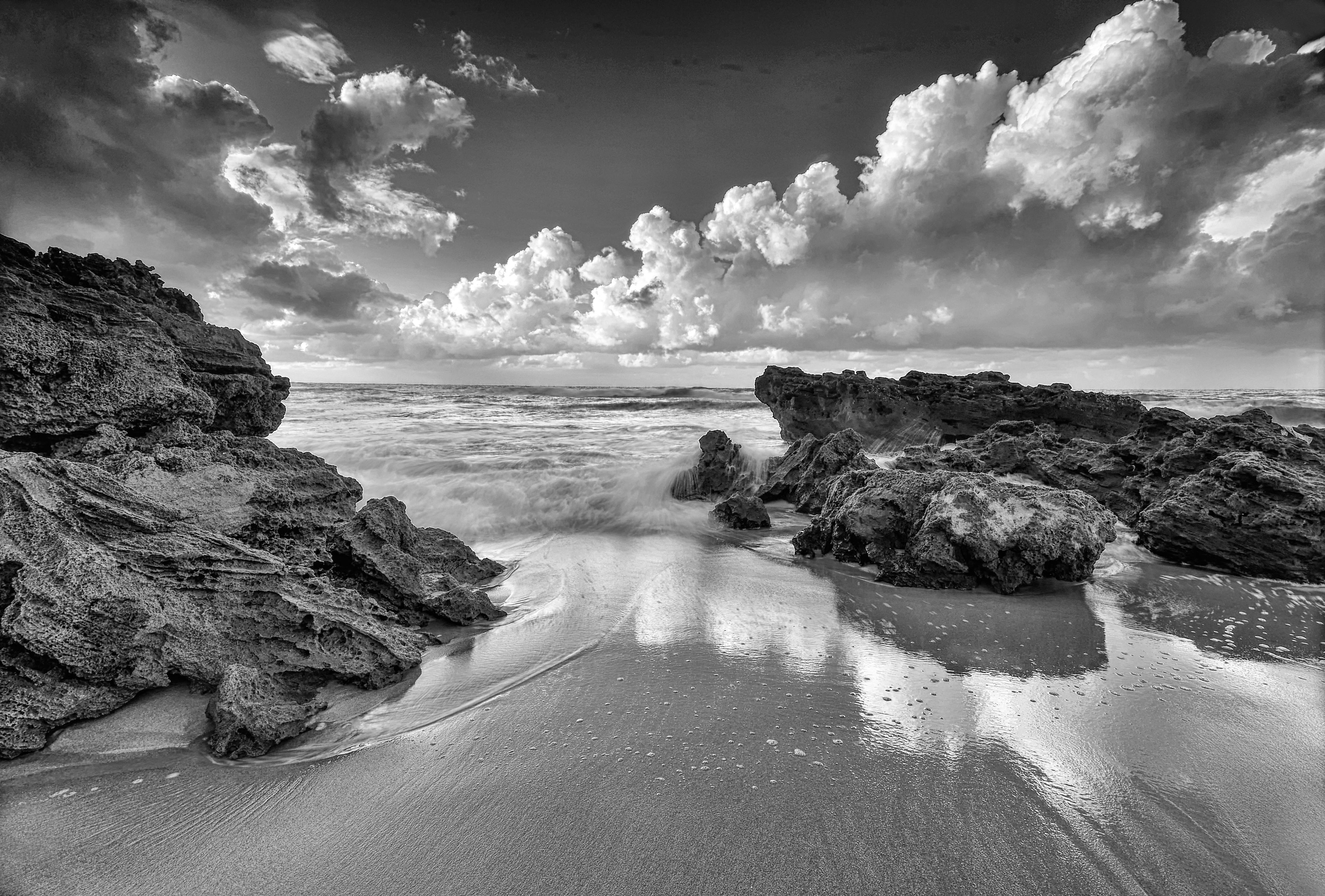 Rocks on Shore · Free Stock Photo