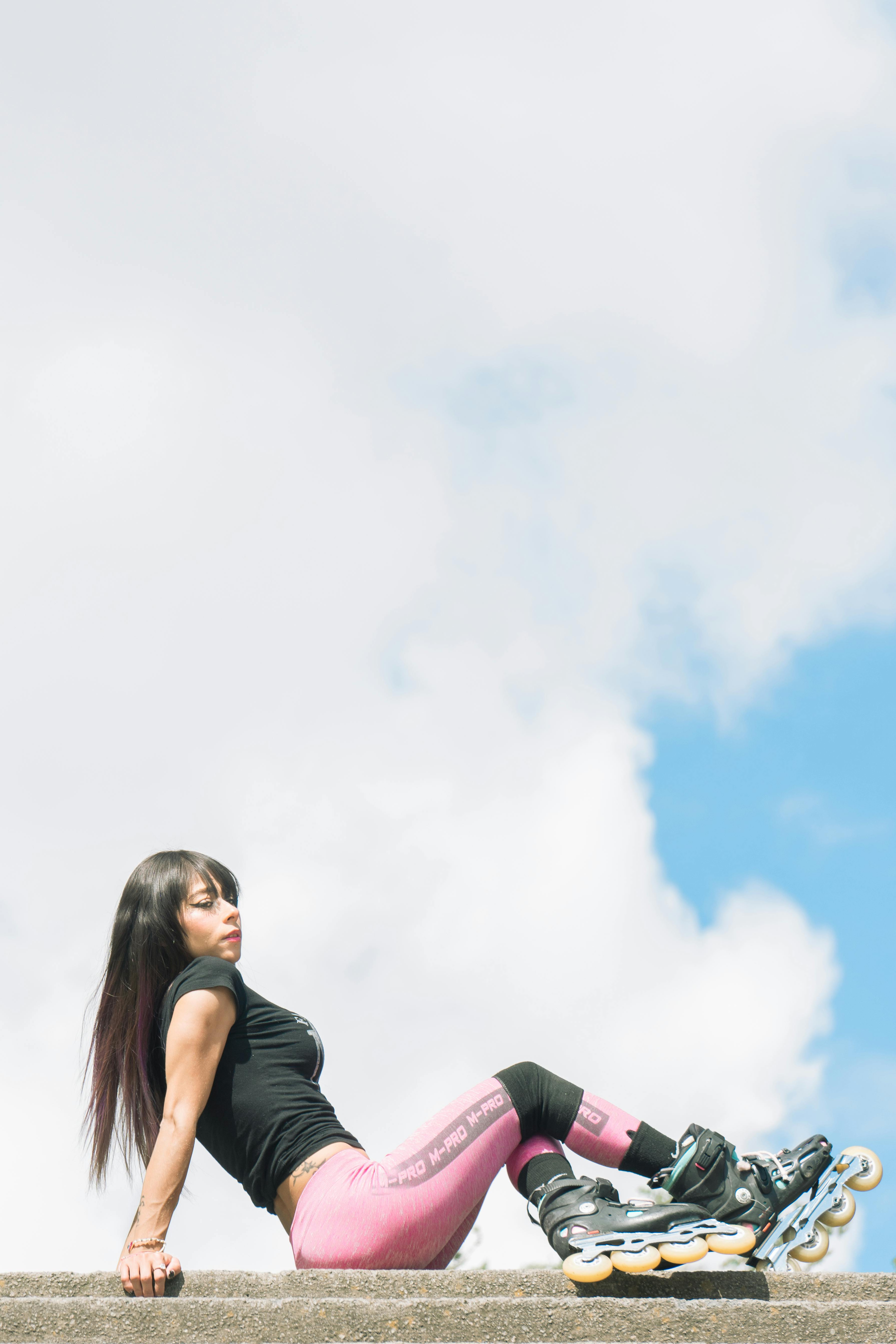Rollerskating Women in Skate Park · Free Stock Photo