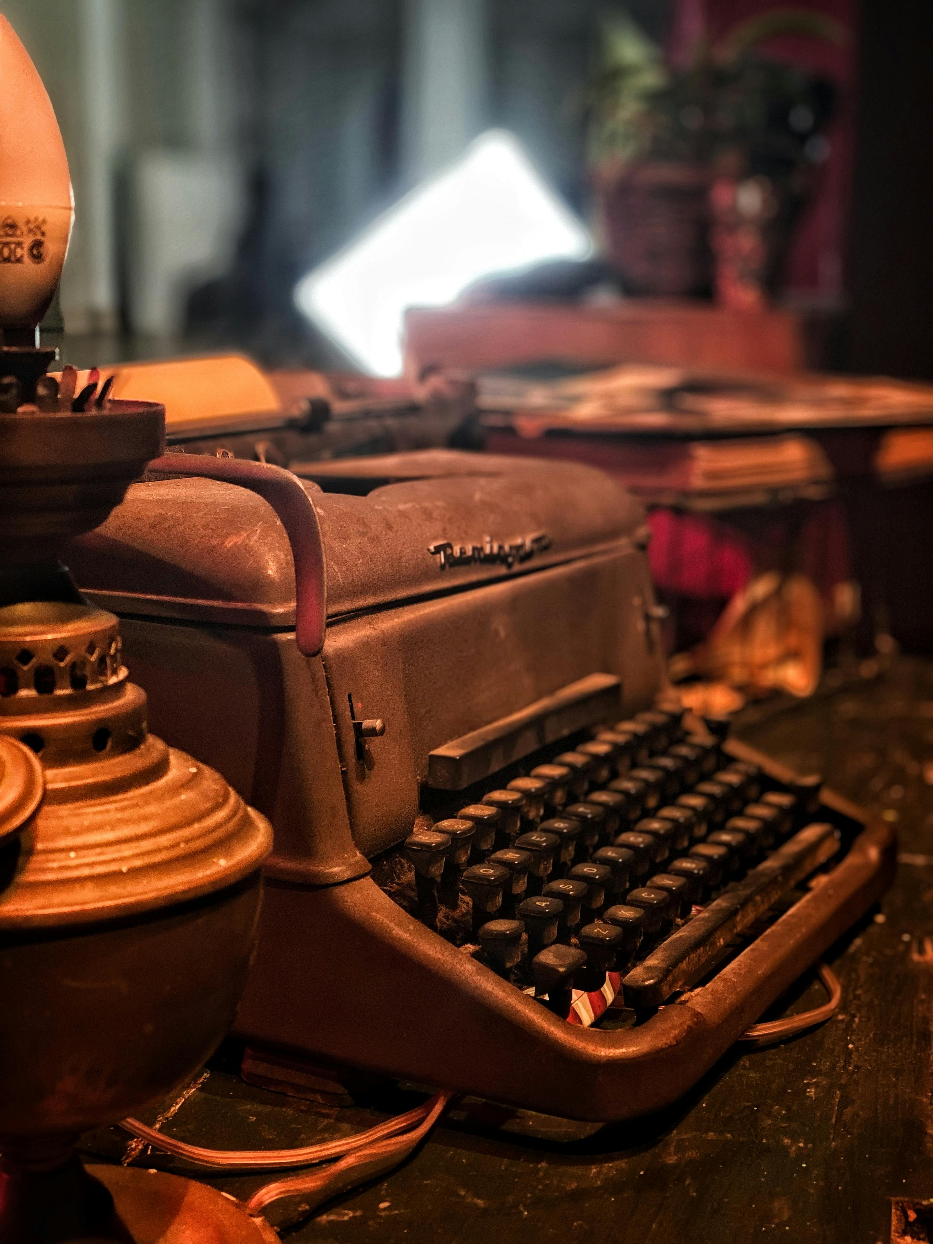 Vintage Typewriter on the Table · Free Stock Photo