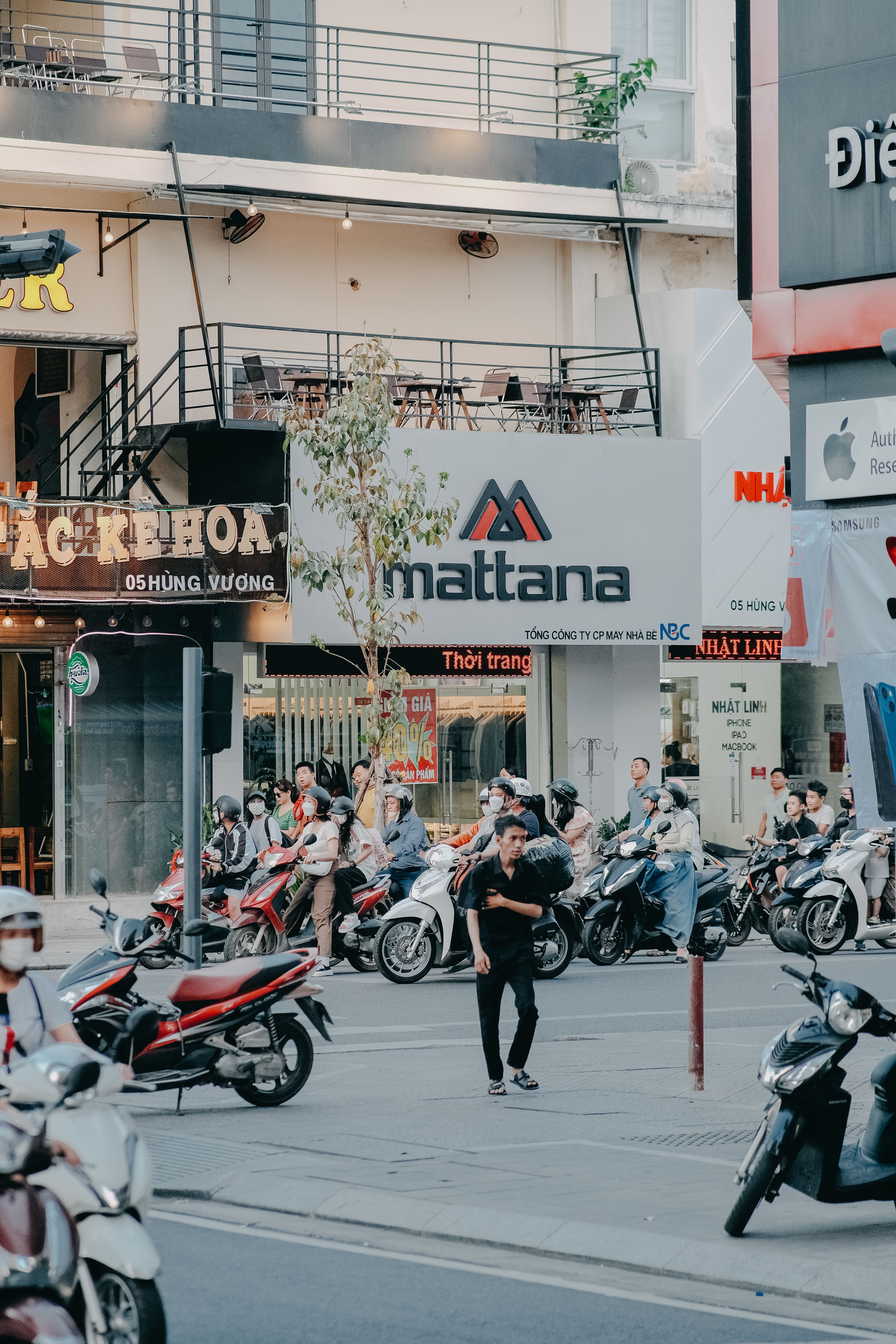 Photo of a City Street · Free Stock Photo