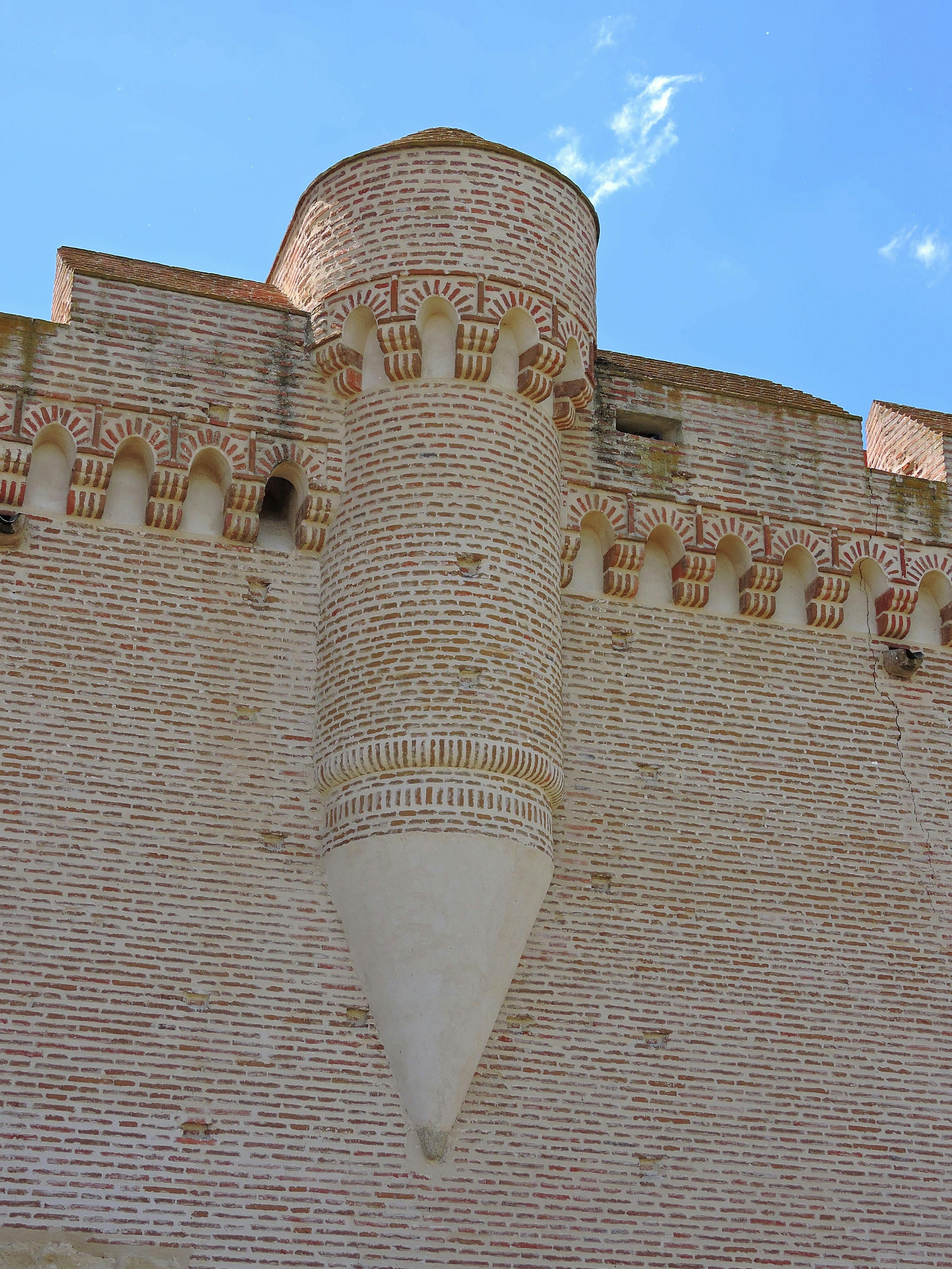 Photo of Columns in a Castle · Free Stock Photo