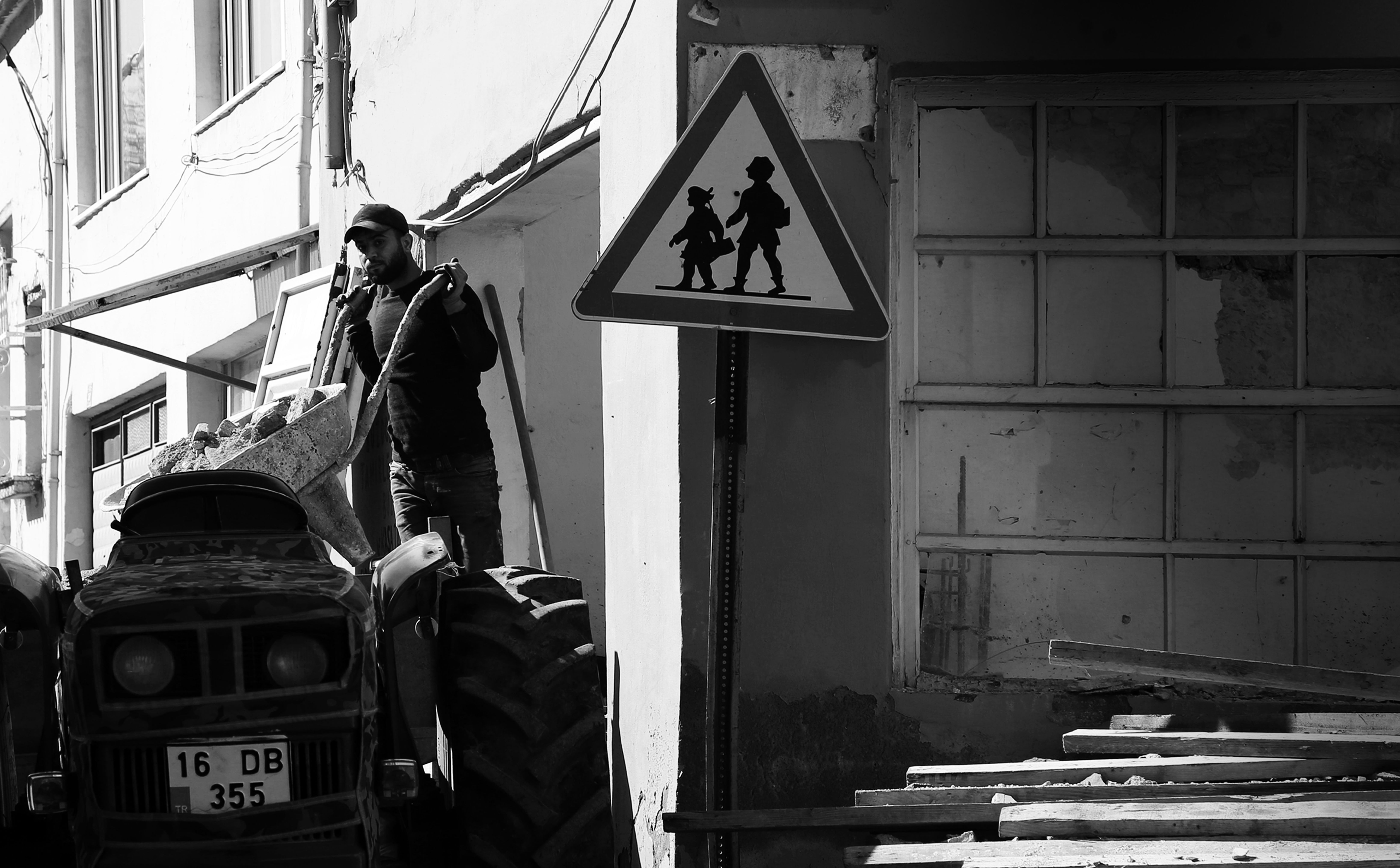 Workers on Building Construction · Free Stock Photo