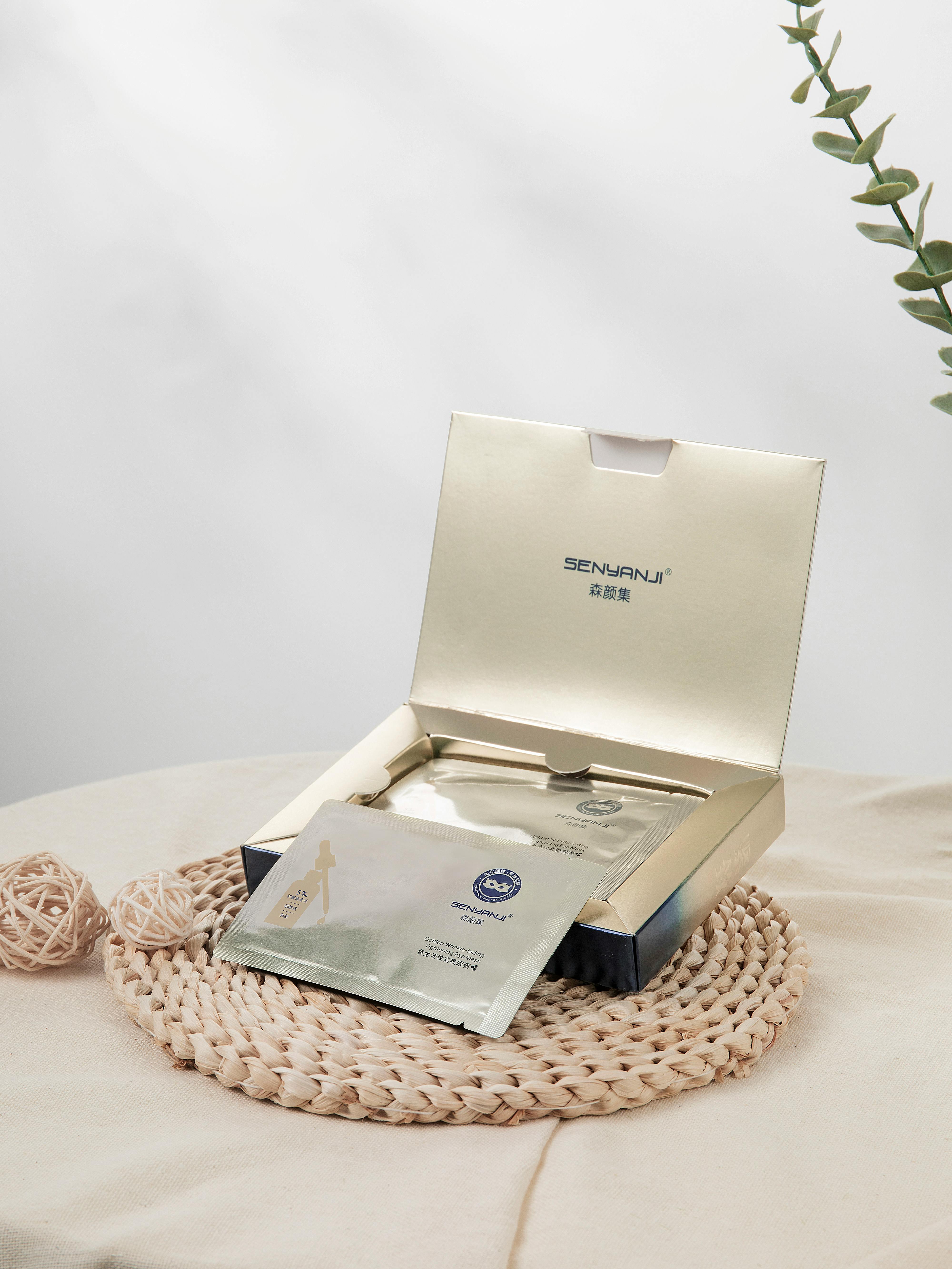 Sachets in Box · Free Stock Photo