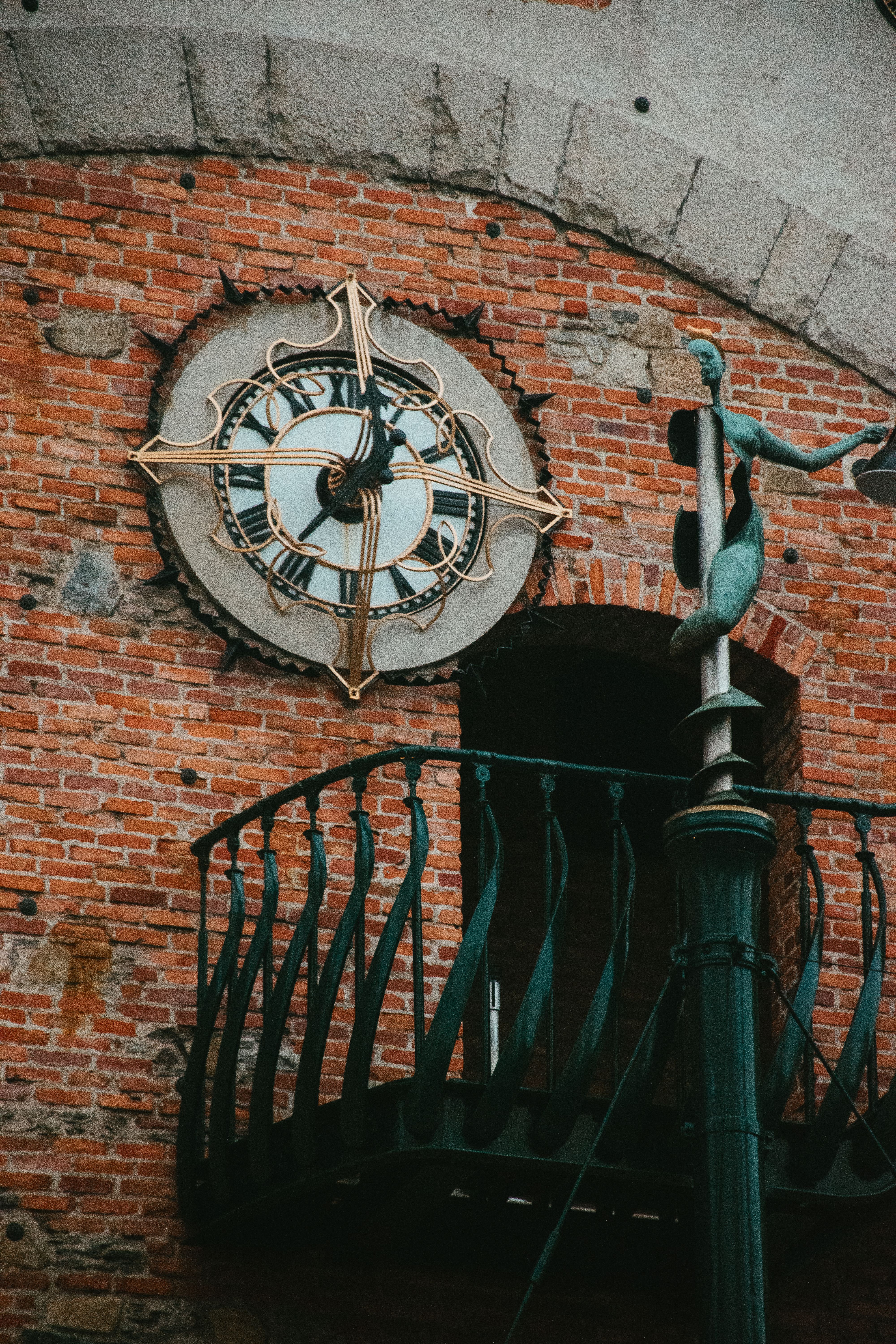 Analog Clock on Brick Wall · Free Stock Photo