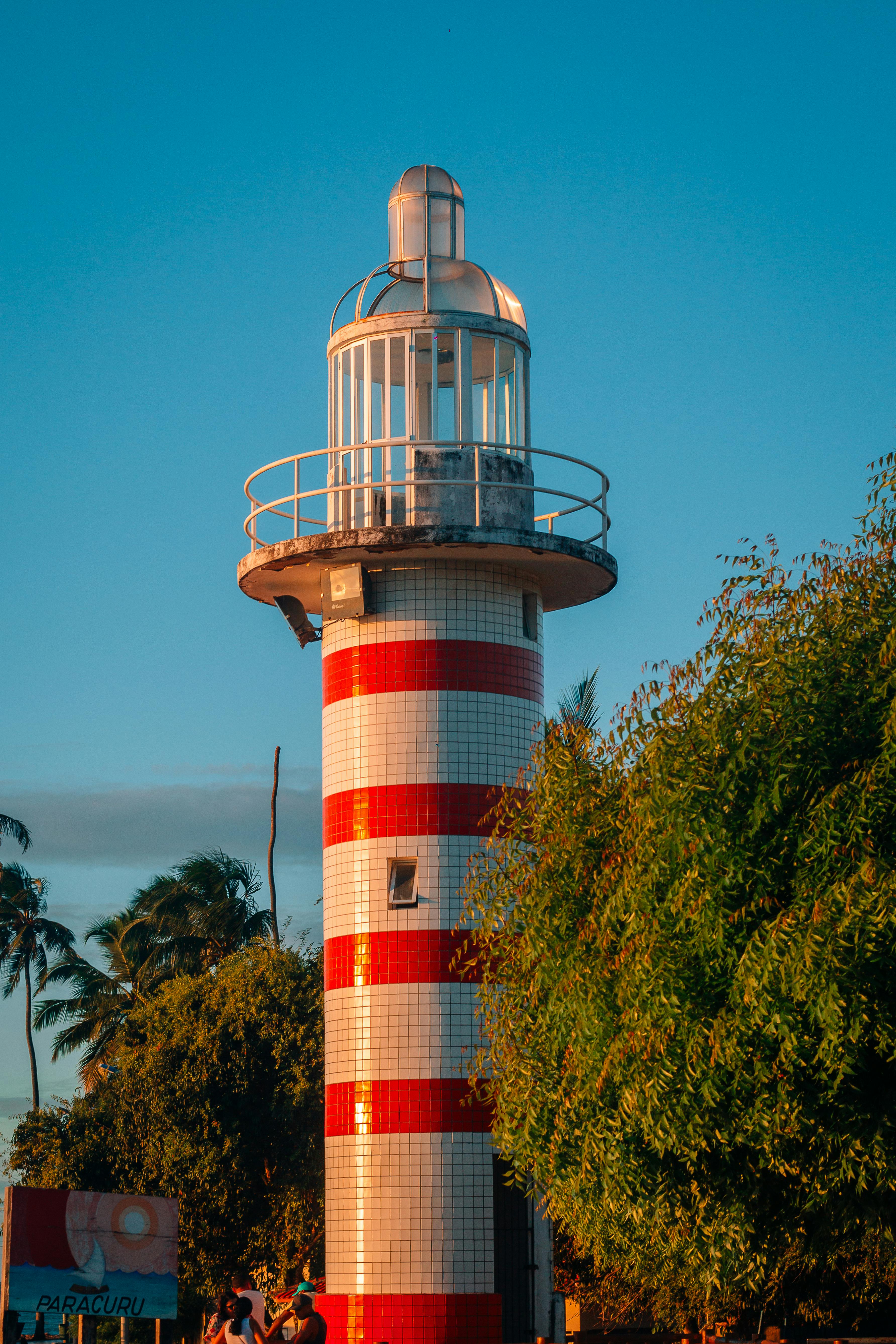 White and Red Lighthouse · Free Stock Photo
