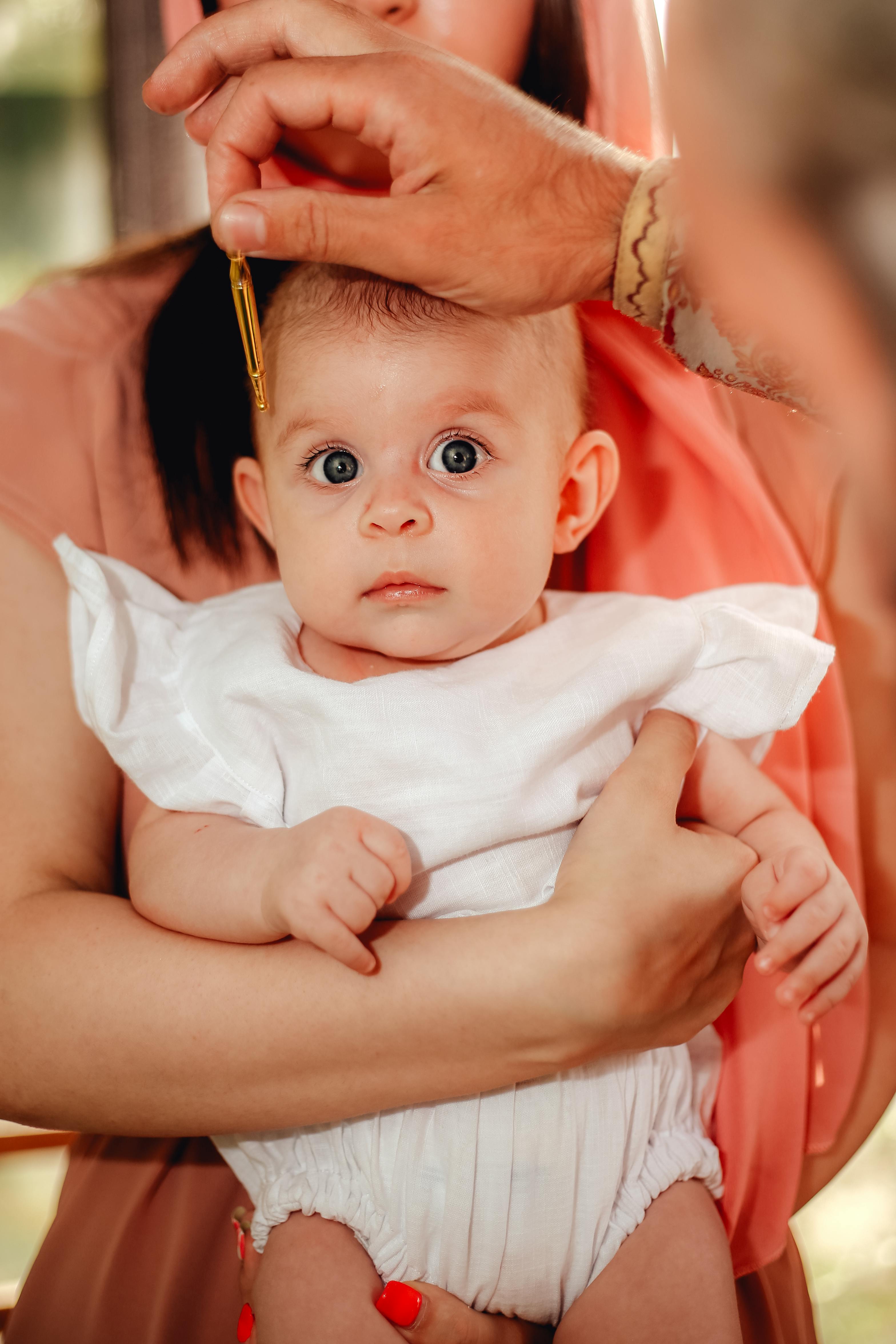 Midsection of Child at Home · Free Stock Photo
