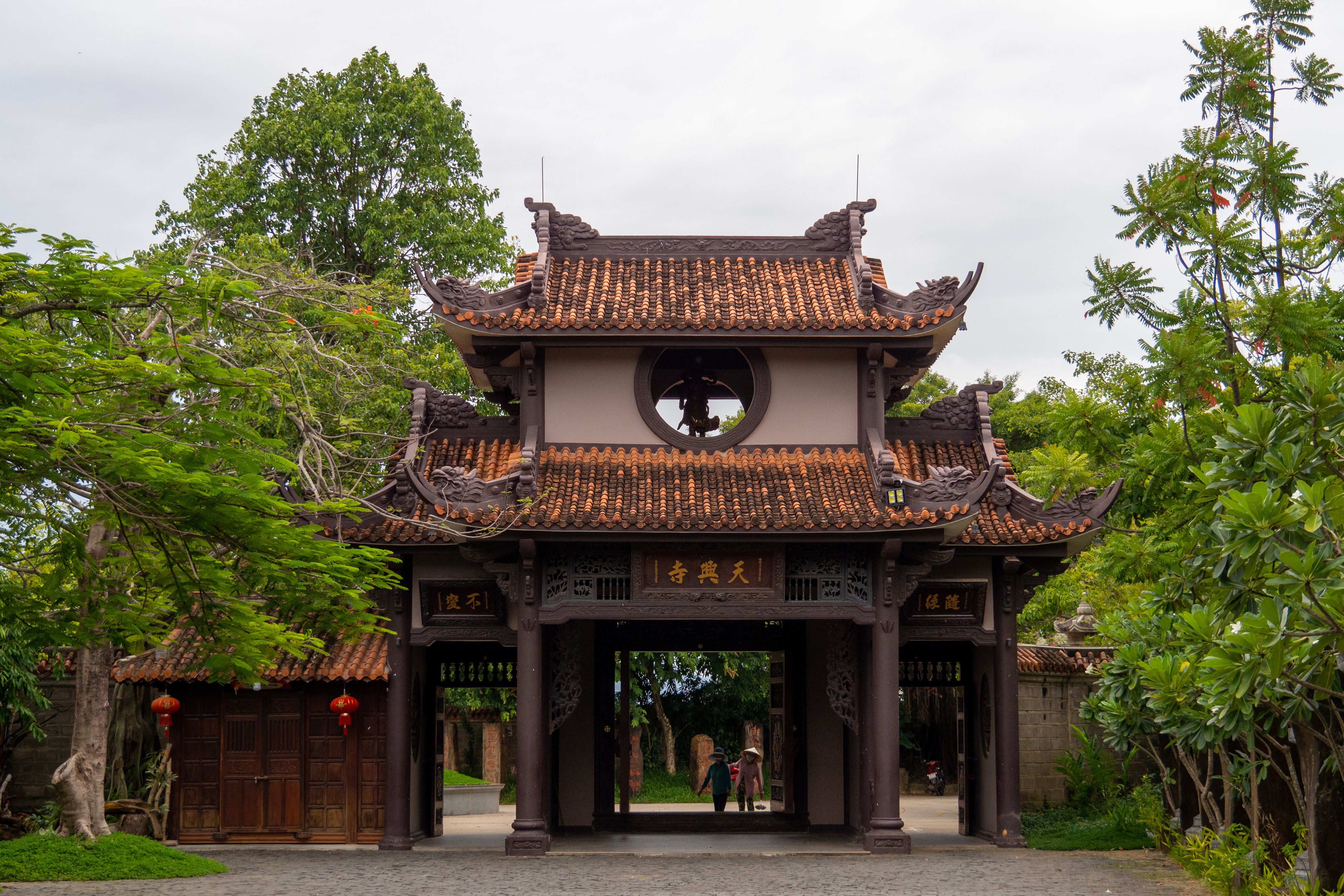 Entrance to Temple · Free Stock Photo