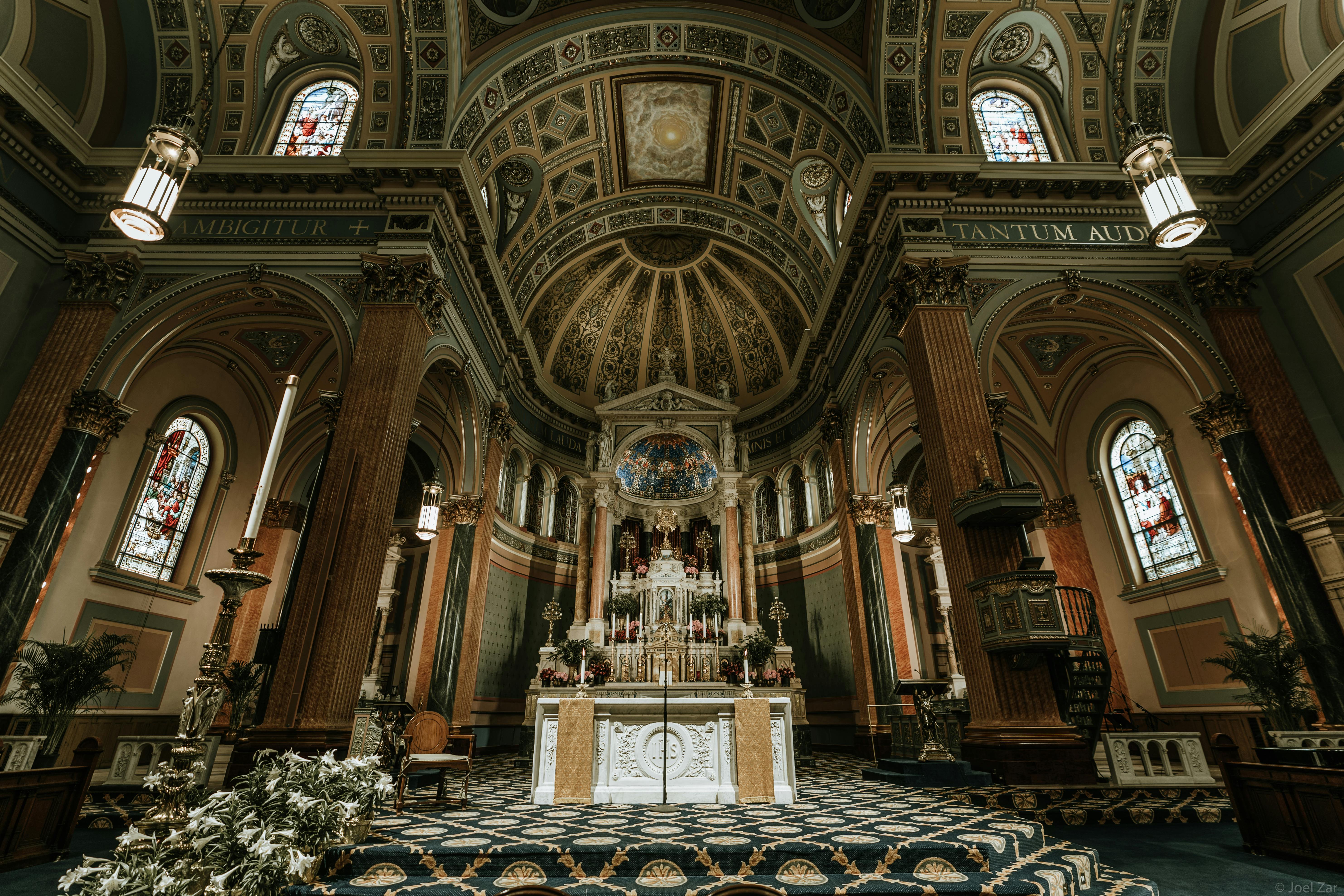 Empty Cathedral Hall · Free Stock Photo