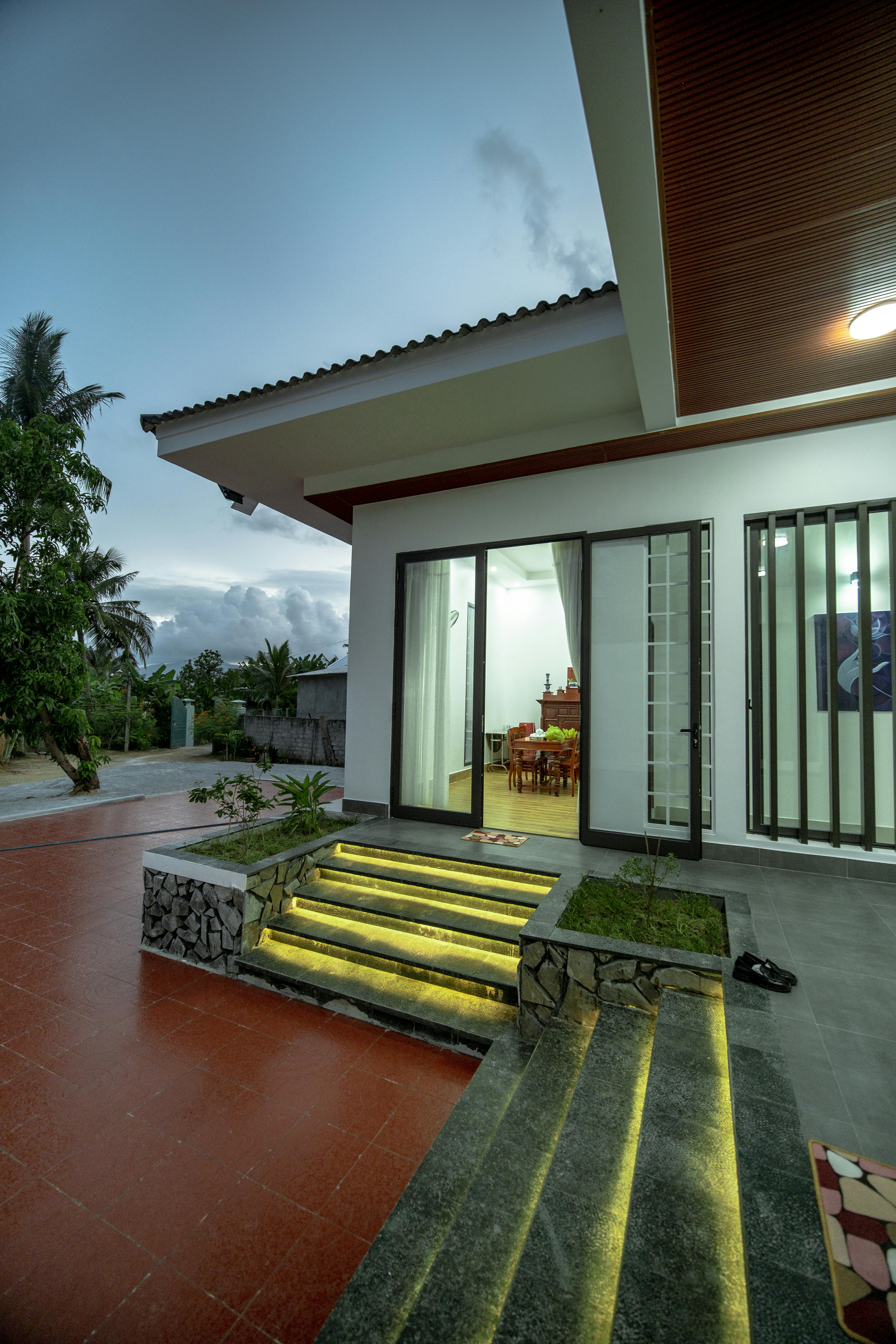 Slatted Windows Photos, Download The BEST Free Slatted Windows Stock ...