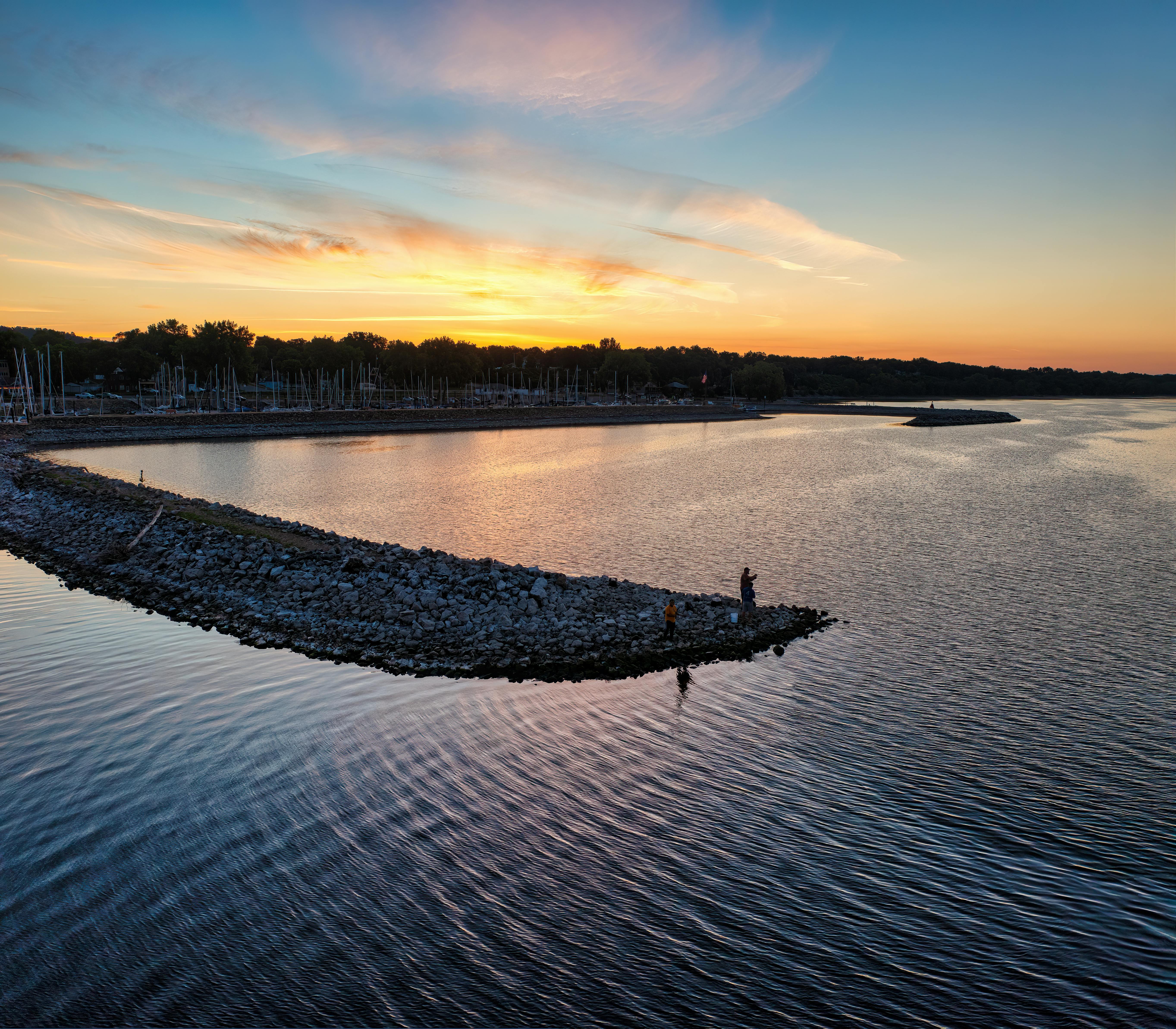 Seashore at Sunset · Free Stock Photo