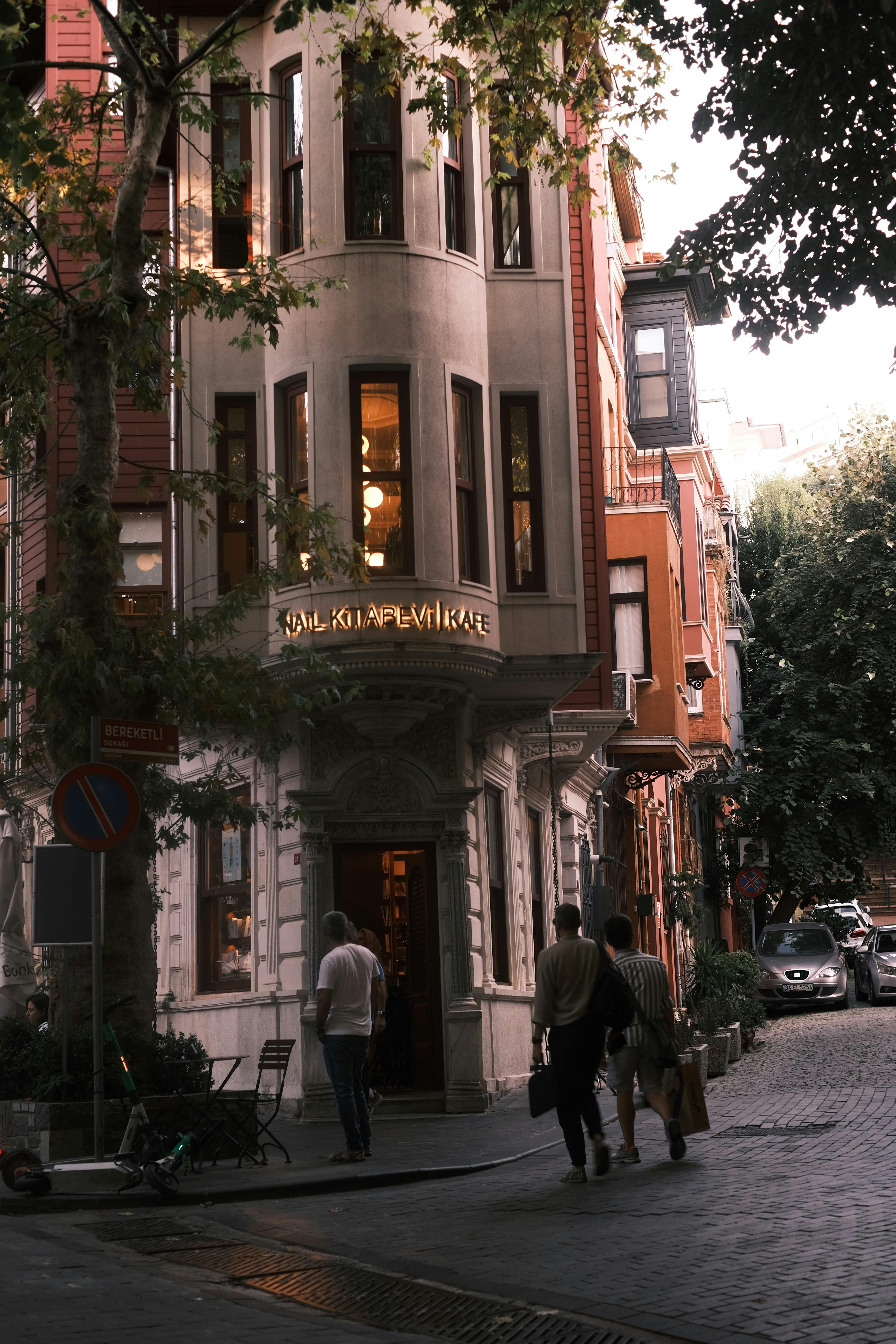 Facade of a Cafe · Free Stock Photo