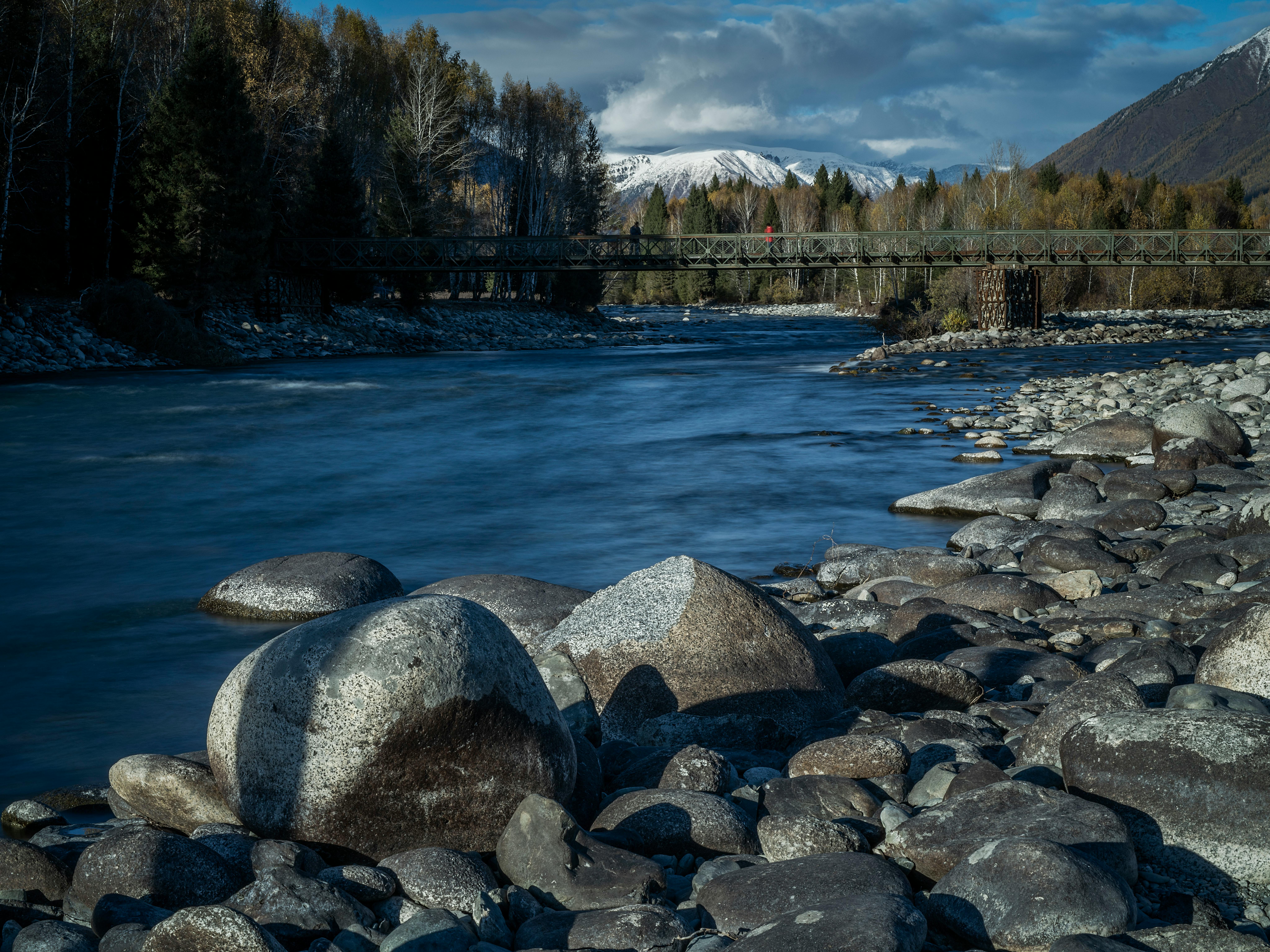 Foto profissional gratuita de ao ar livre, céu azul, espaço, fluxo de ...