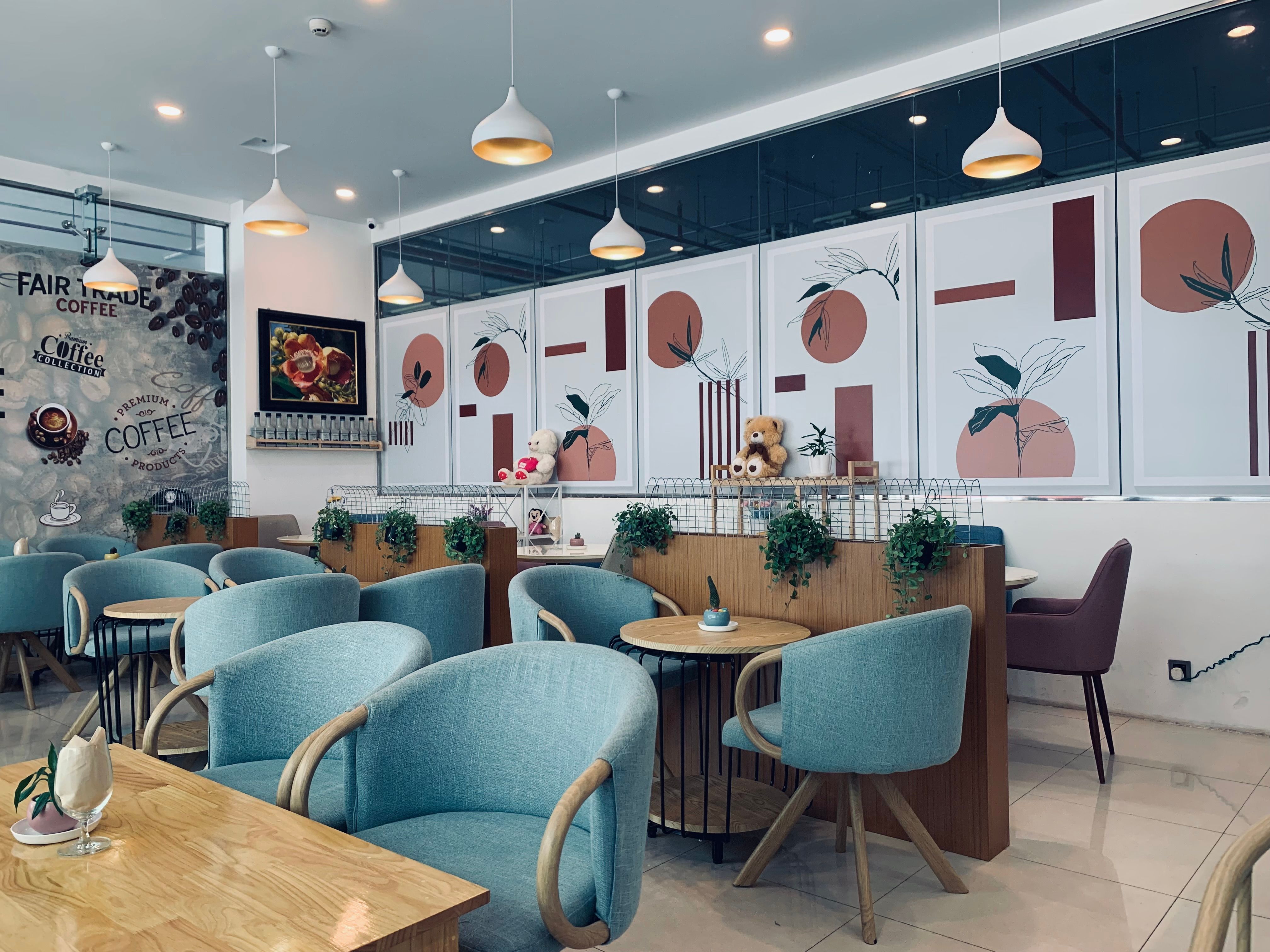 Interior of a Cafe · Free Stock Photo