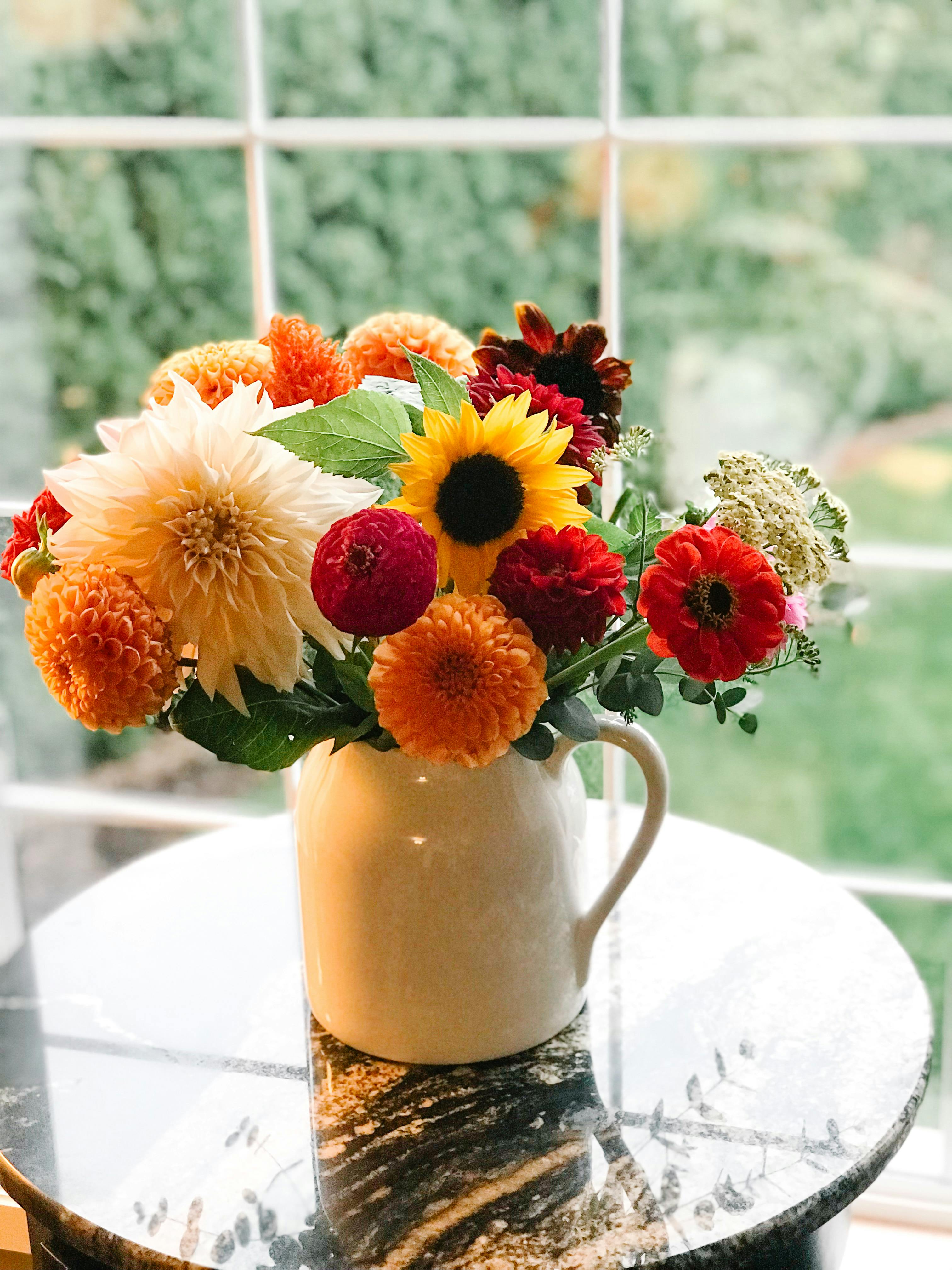 Selective Focus Photography of White Cluster Flower in Clear Glass Vase ...
