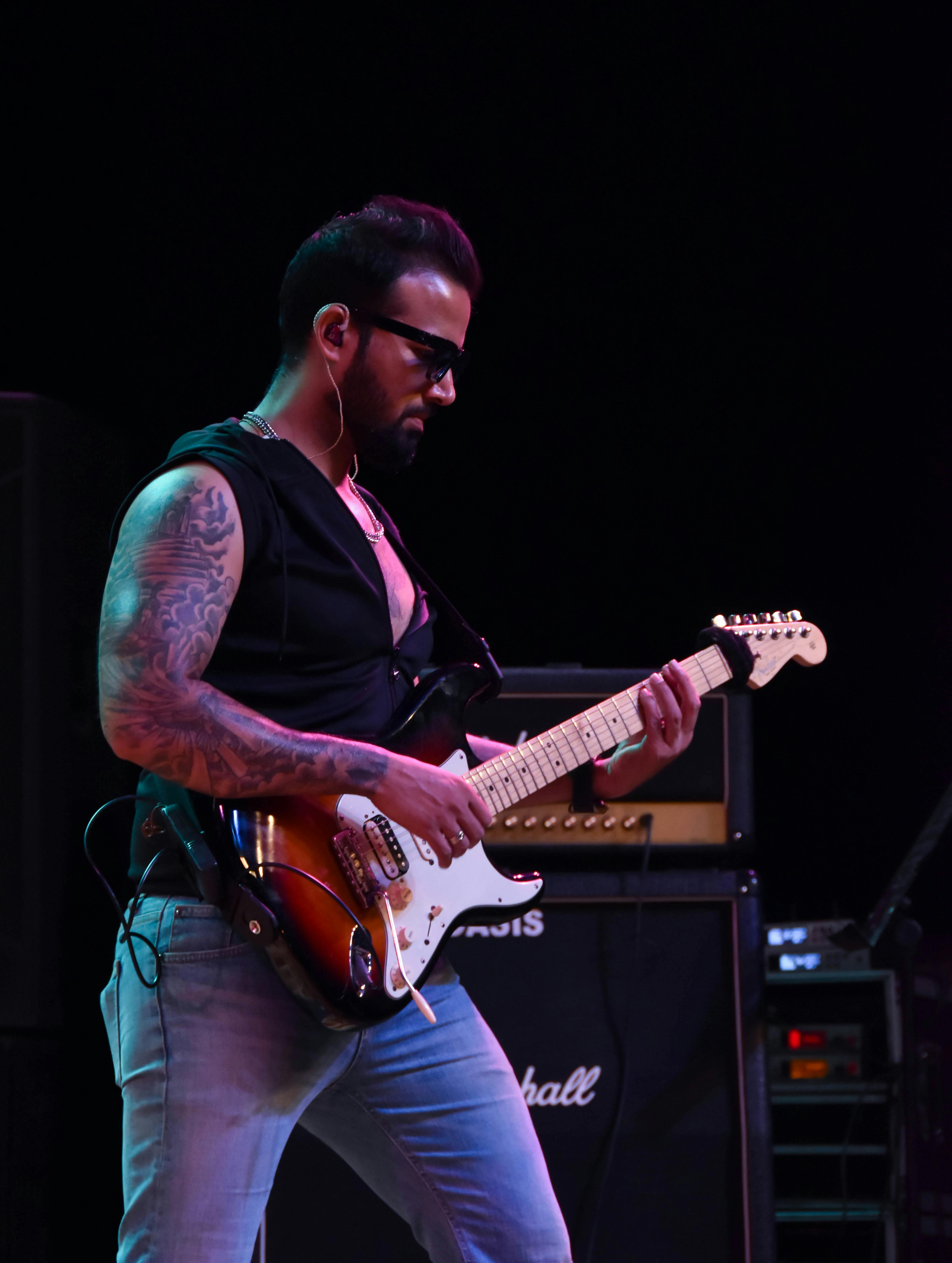 Concert Portraits 50 Photos & Videos Collected by Garv Chaplot