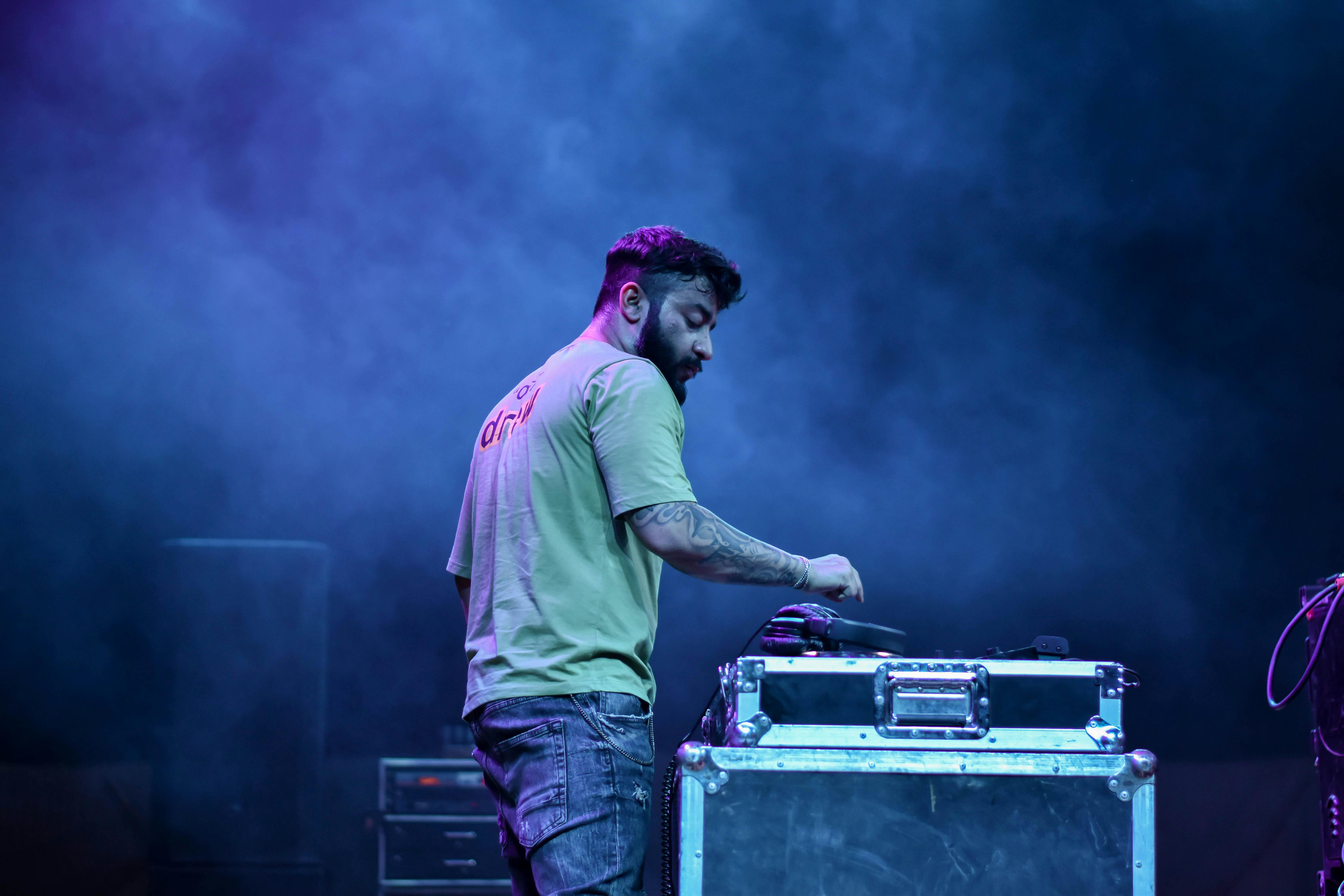 Concert Portraits 50 Photos & Videos Collected by Garv Chaplot