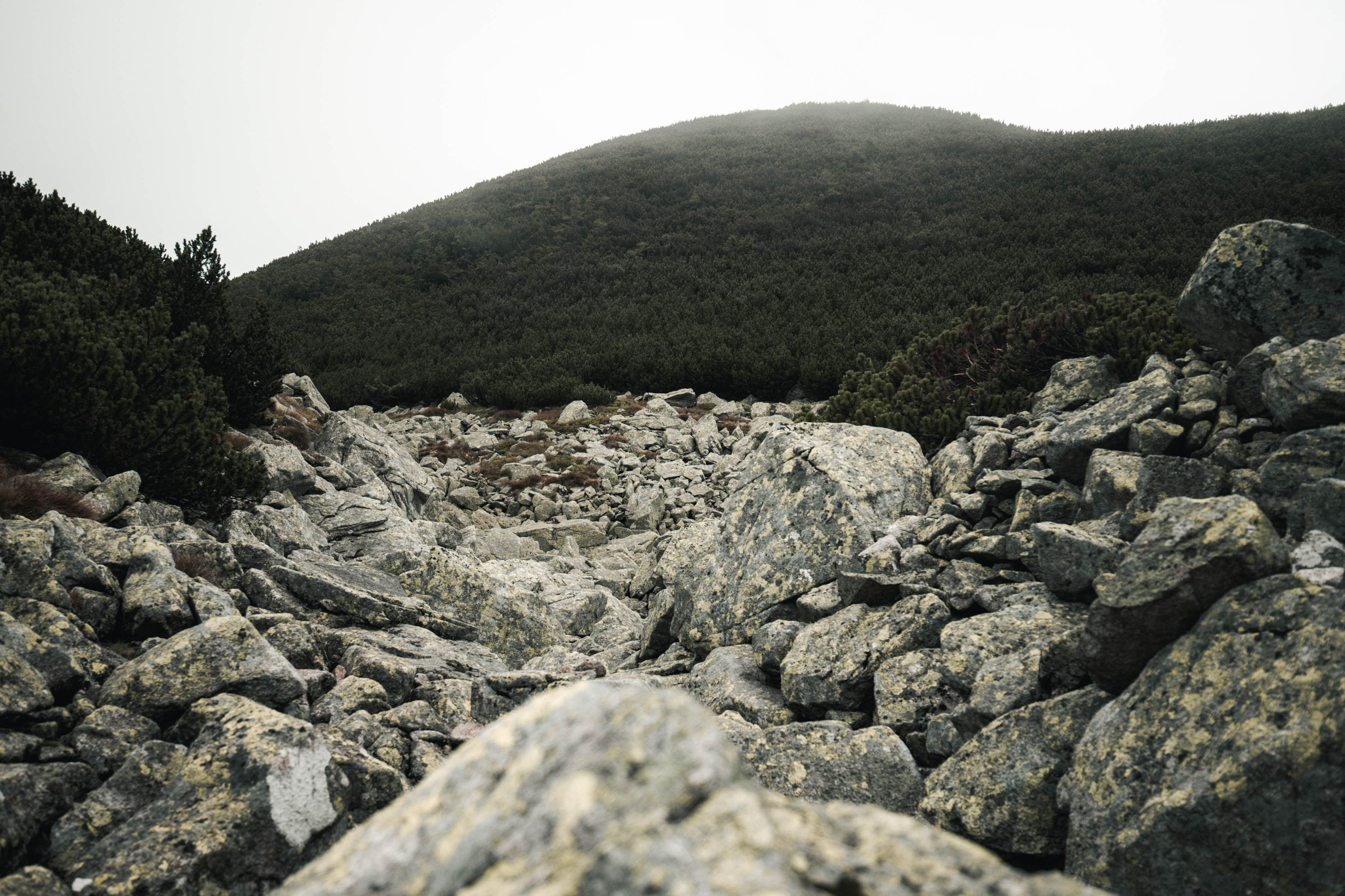Gray Rocks near Green Mountain · Free Stock Photo
