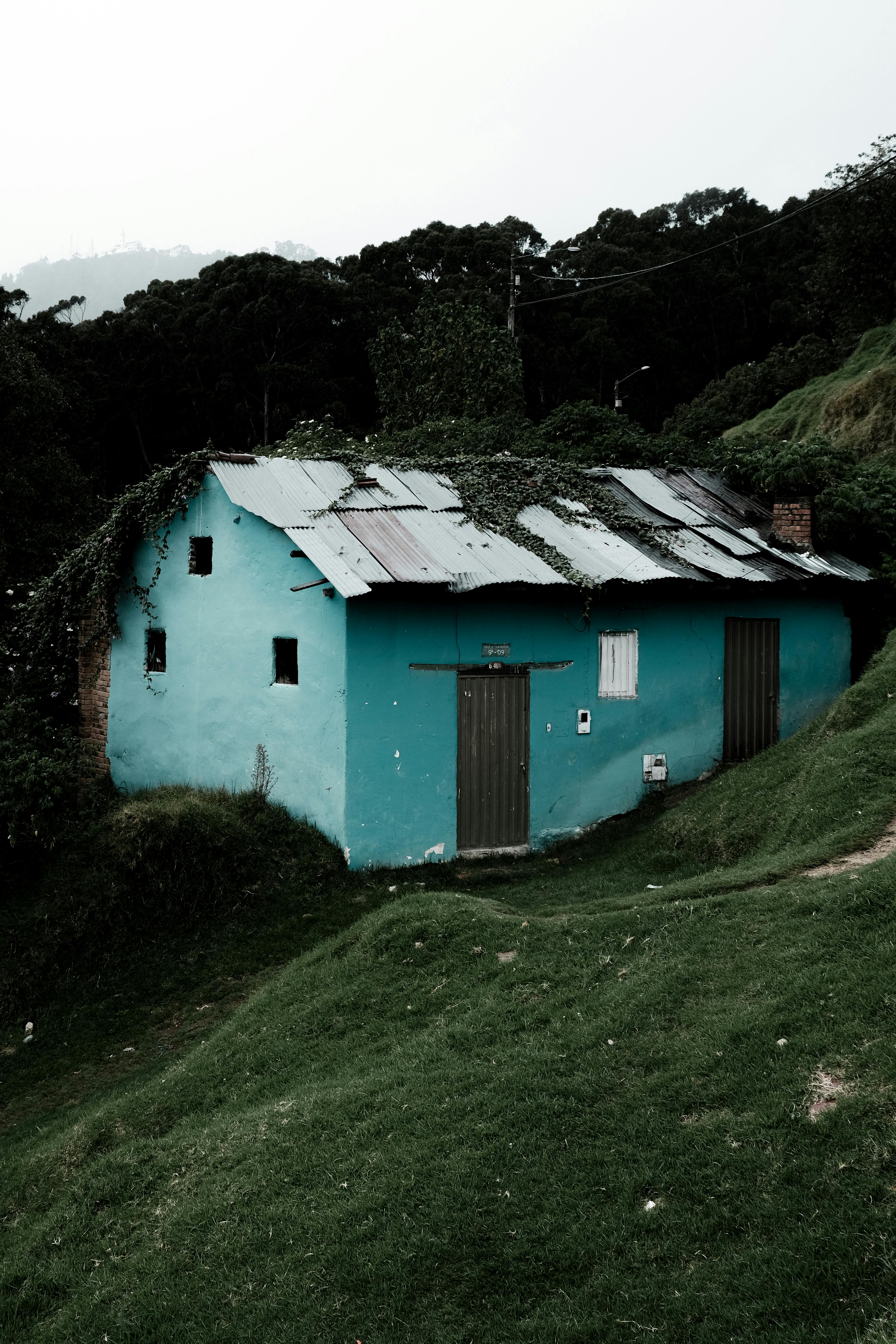 Shed in Countryside · Free Stock Photo