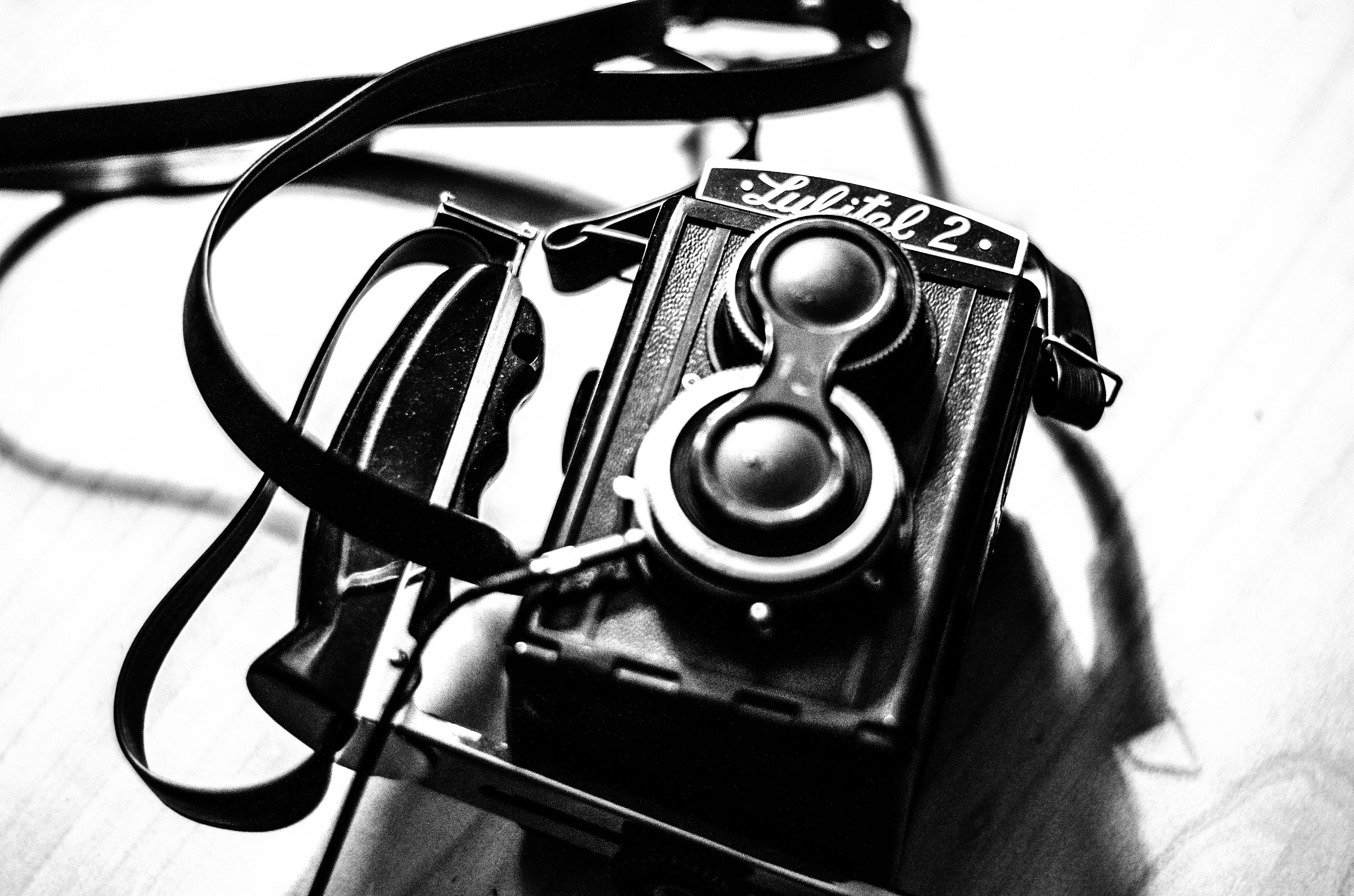 Grayscale Photo of a Vintage Camera · Free Stock Photo