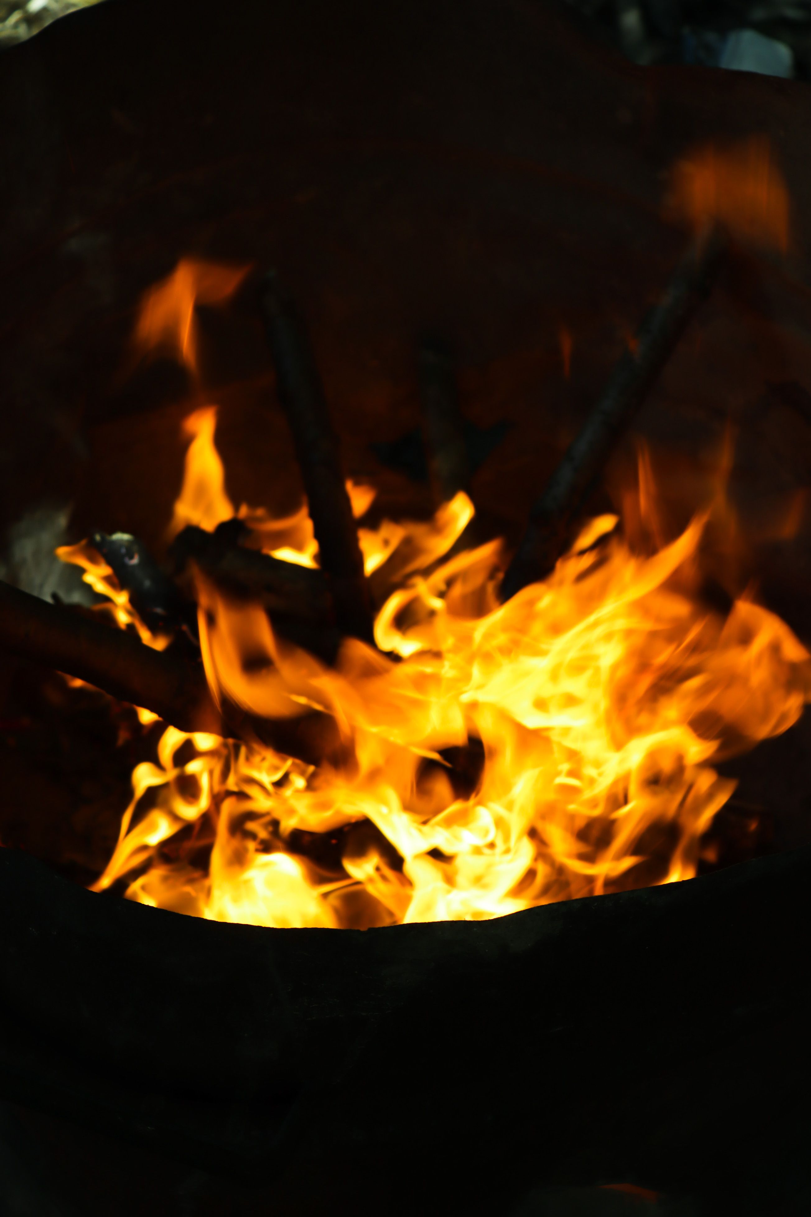 Close Up Shot of a Flaming Wood · Free Stock Photo