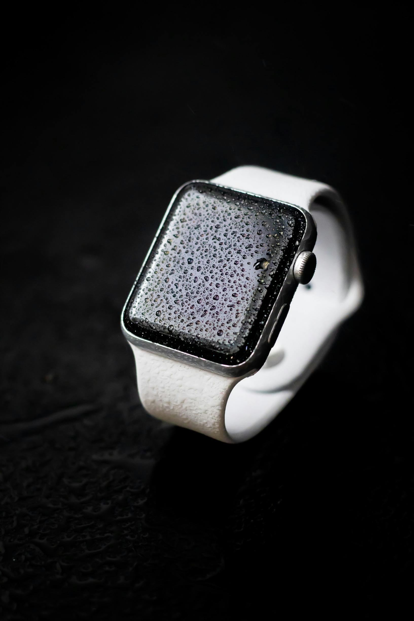 Close-Up Shot of a Smartwatch · Free Stock Photo