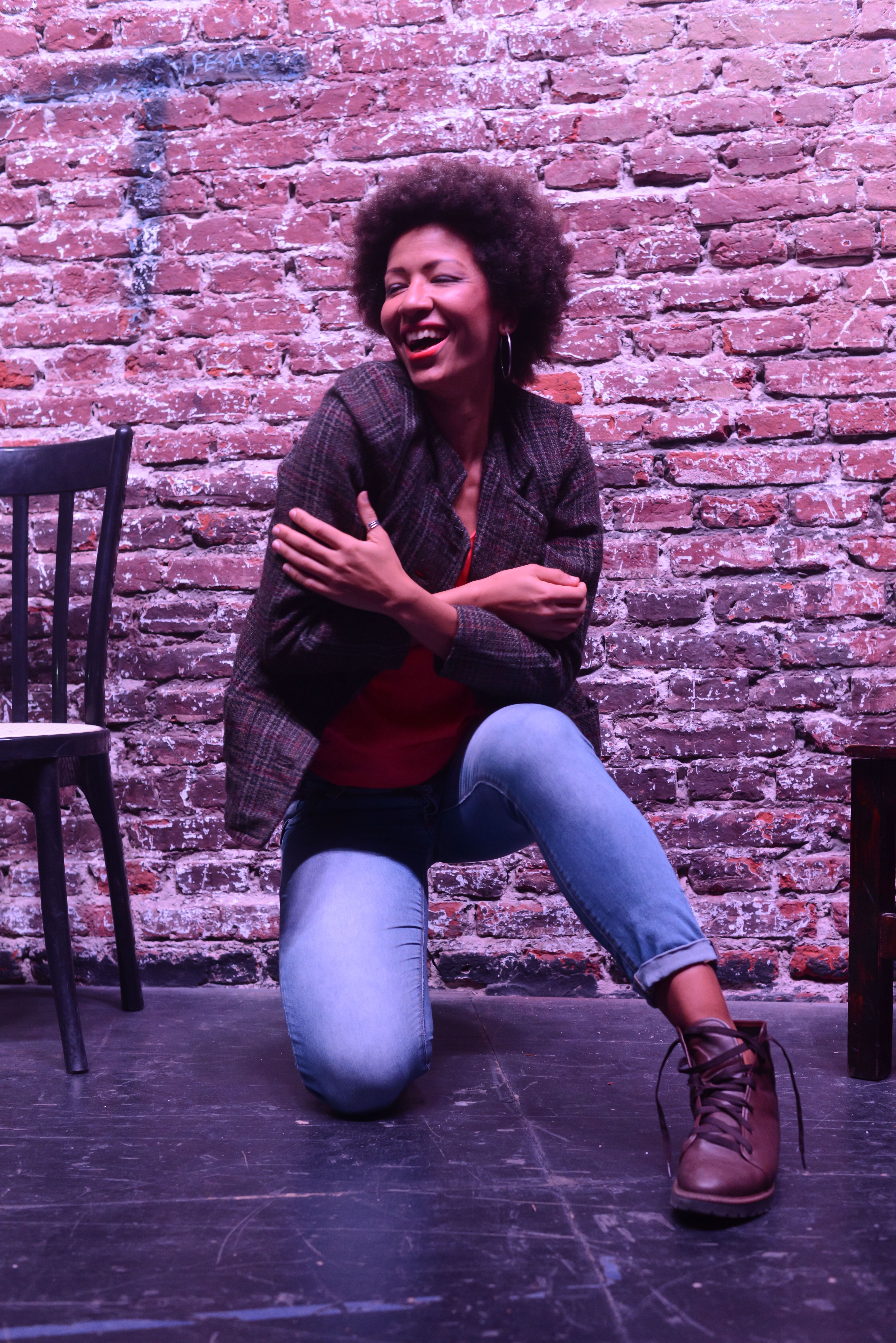 Woman in Casual Clothing Laughing · Free Stock Photo