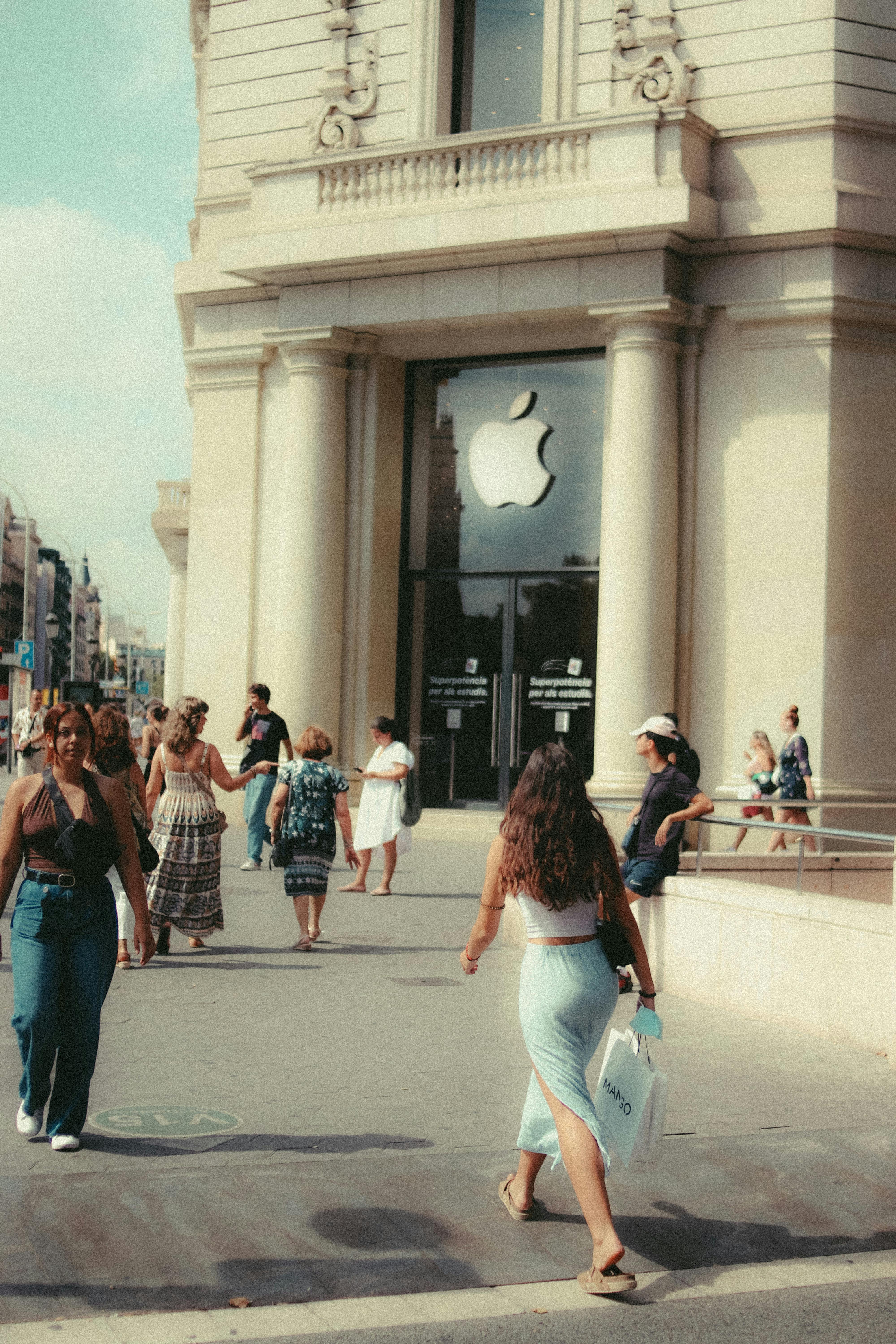 Major Electronics Brand Names Photos, Download The BEST Free Major ...