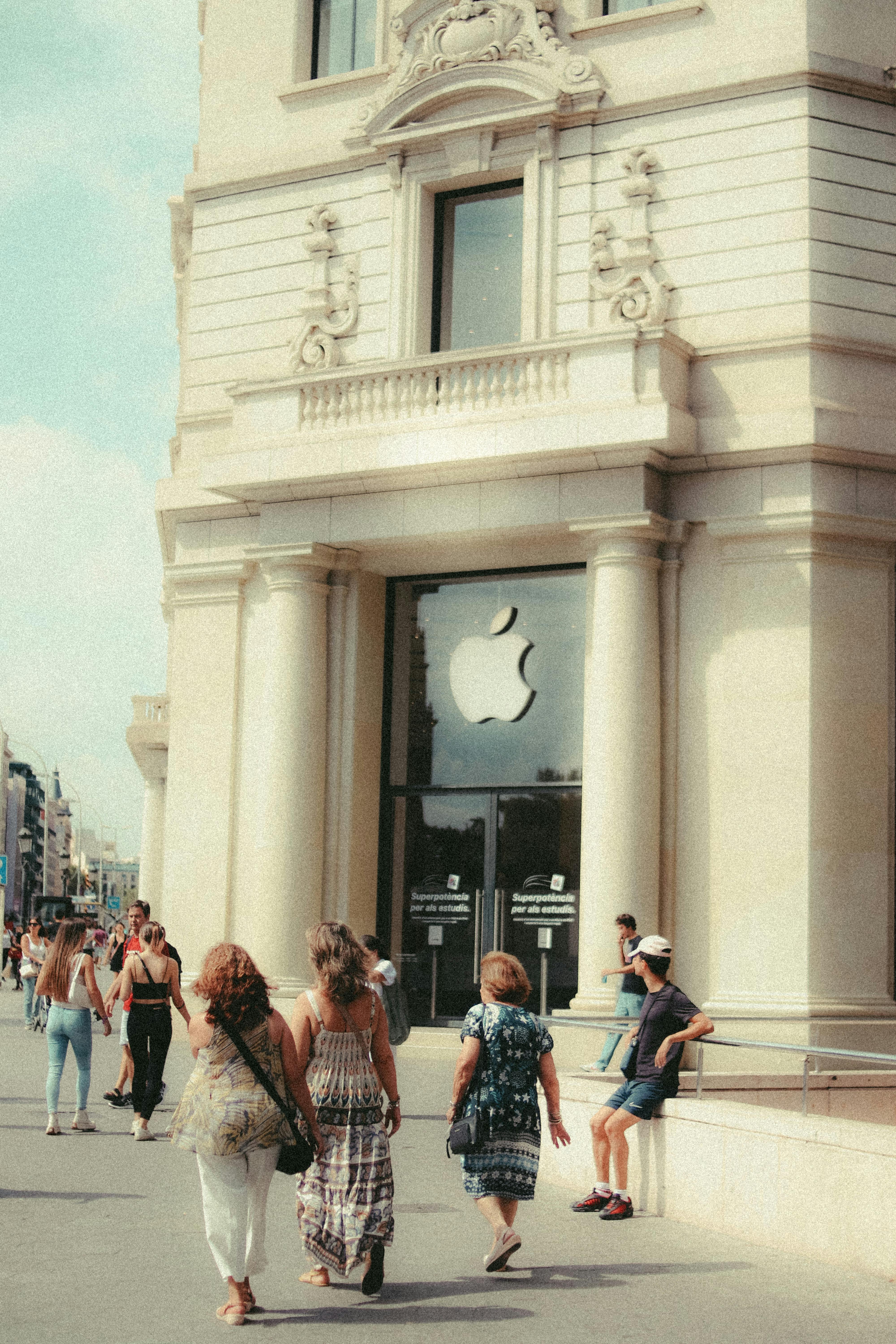 Apple Store Photos, Download The BEST Free Apple Store Stock Photos ...