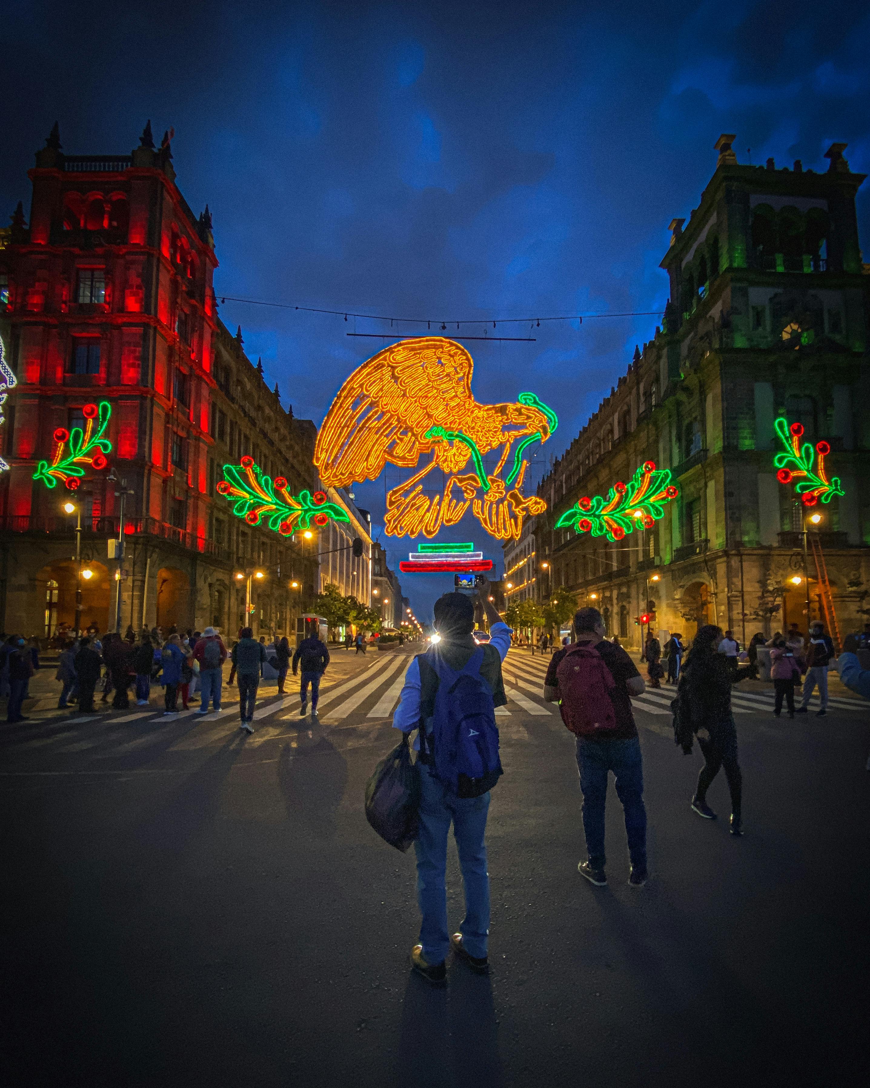 Mobil Neon Photos, Download The BEST Free Mobil Neon Stock Photos & HD ...