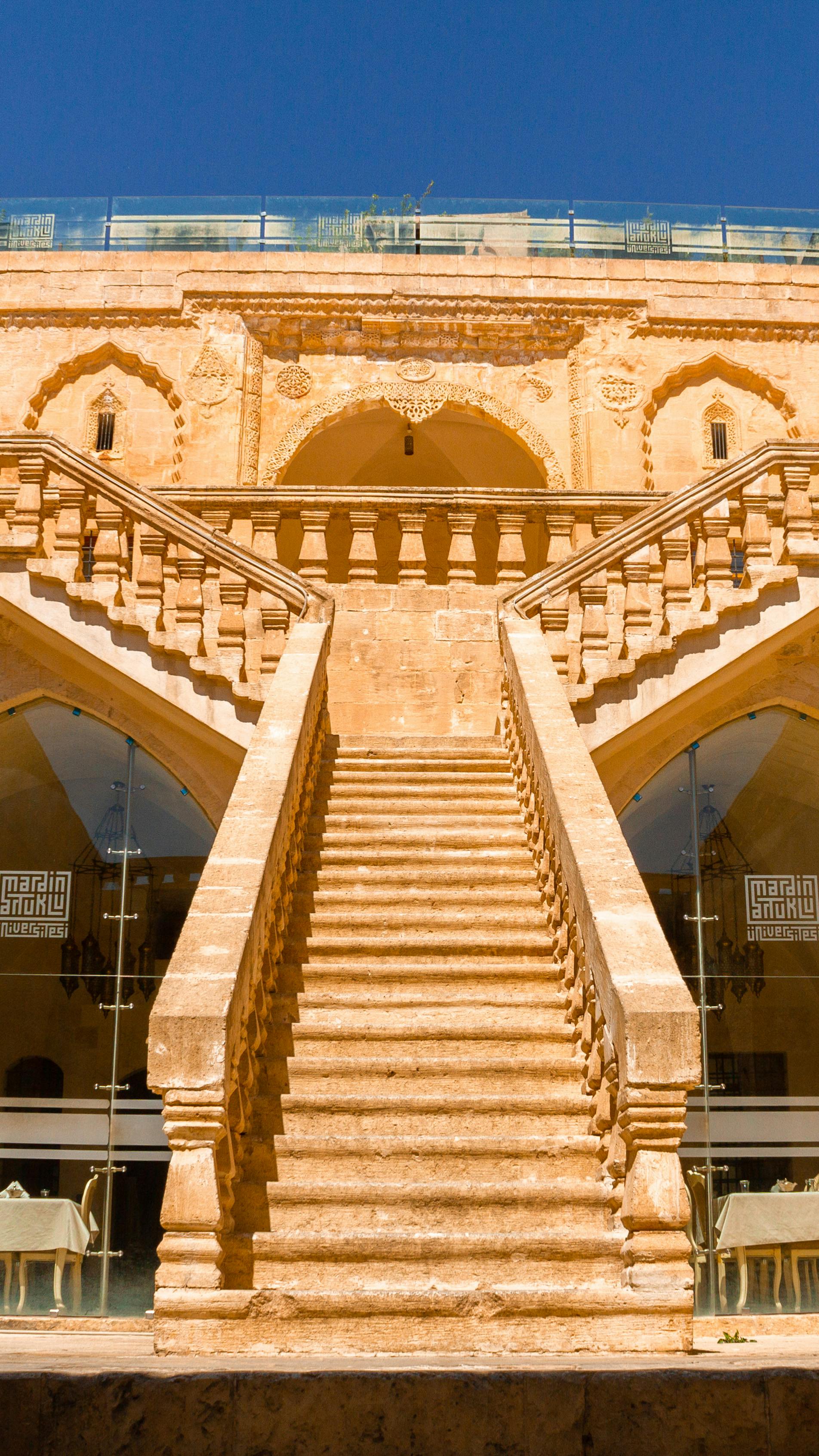 Concrete Grand Staircase Going to the Rooftop · Free Stock Photo
