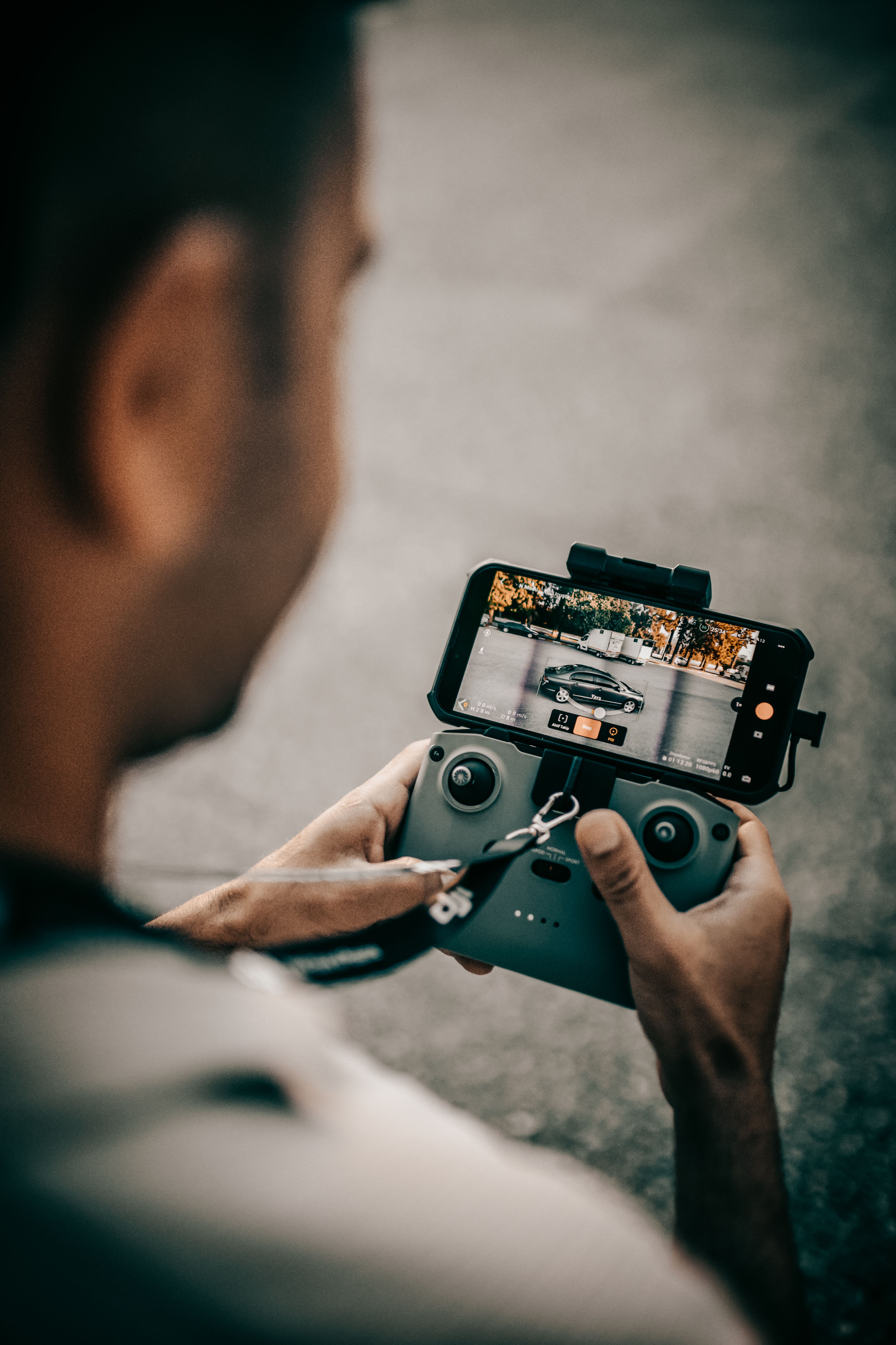 People Fighting Over A Phone Photos, Download The BEST Free People ...
