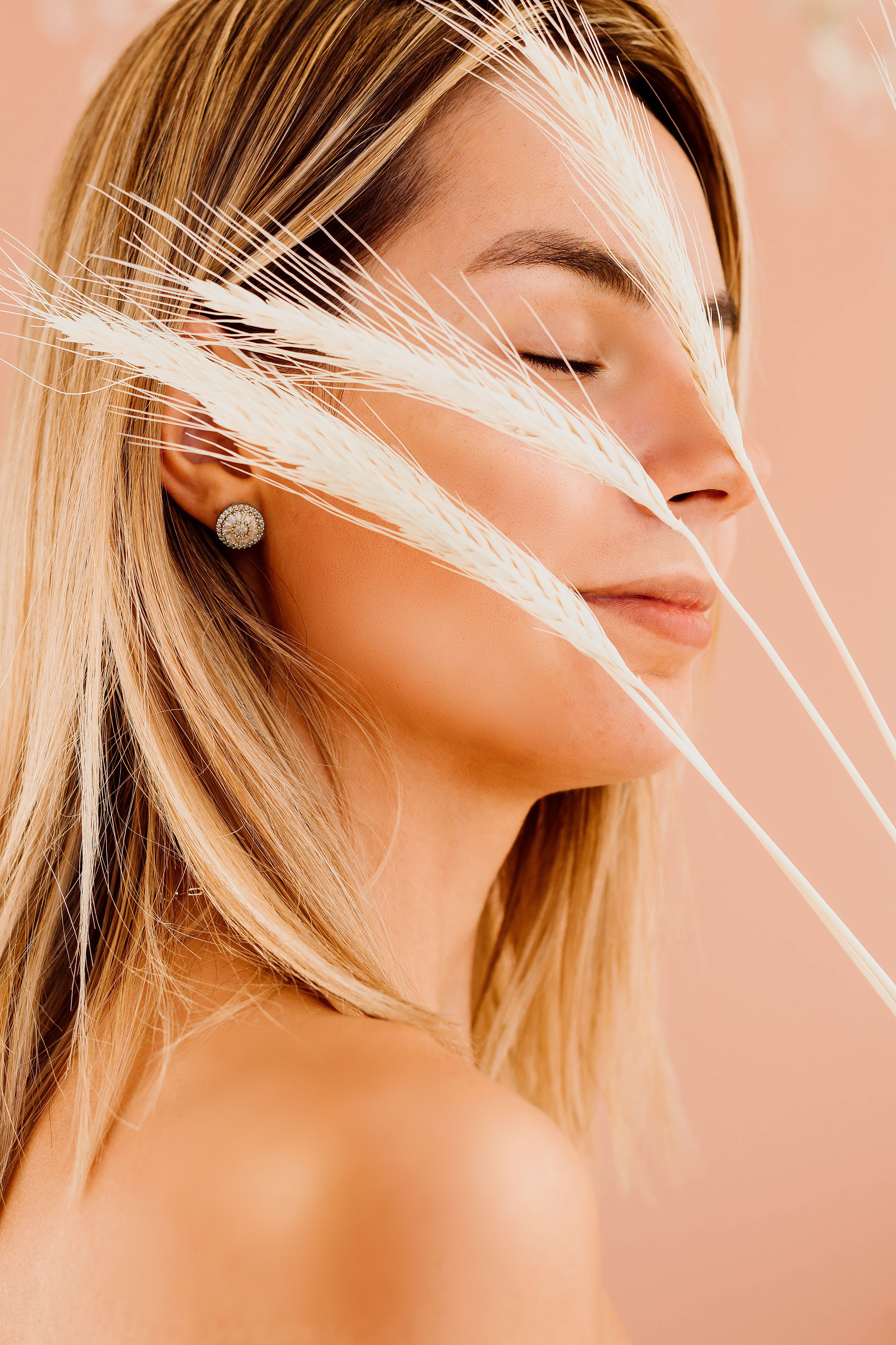 Grain Face Photos, Download The BEST Free Grain Face Stock Photos & HD ...