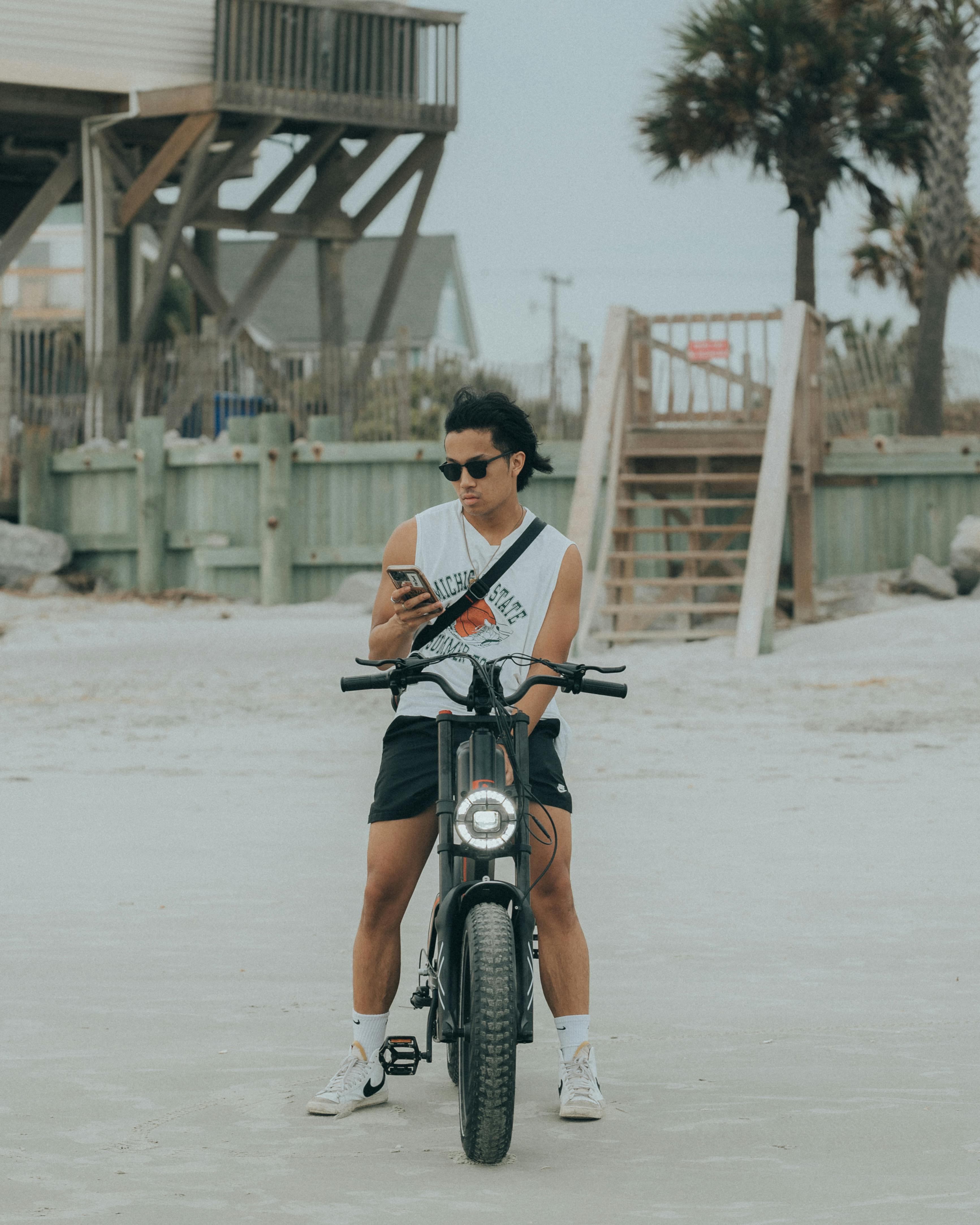 Tanking Photos, Download The BEST Free Tanking Stock Photos & HD Images